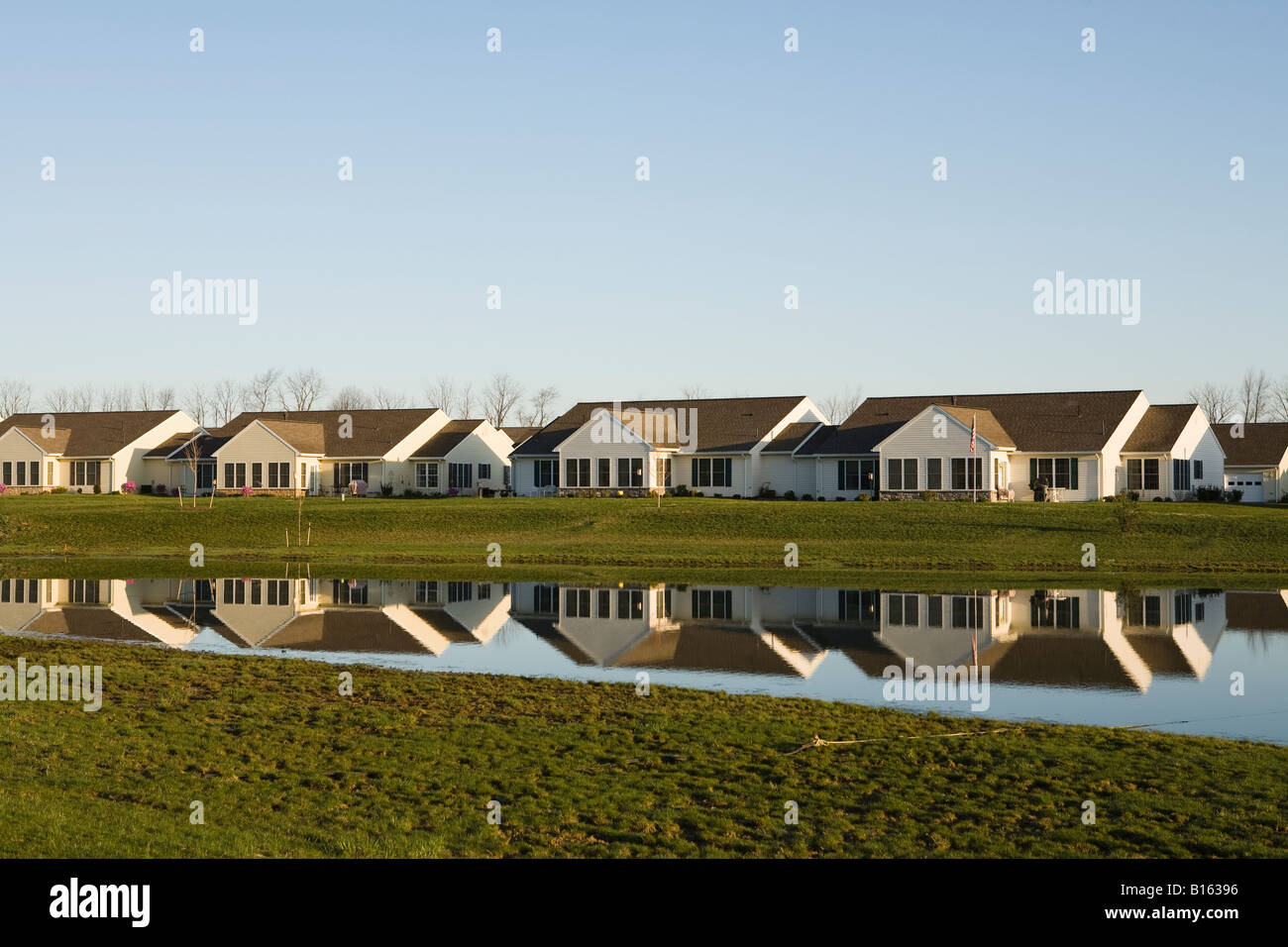 Retirement houses hi-res stock photography and images - Alamy