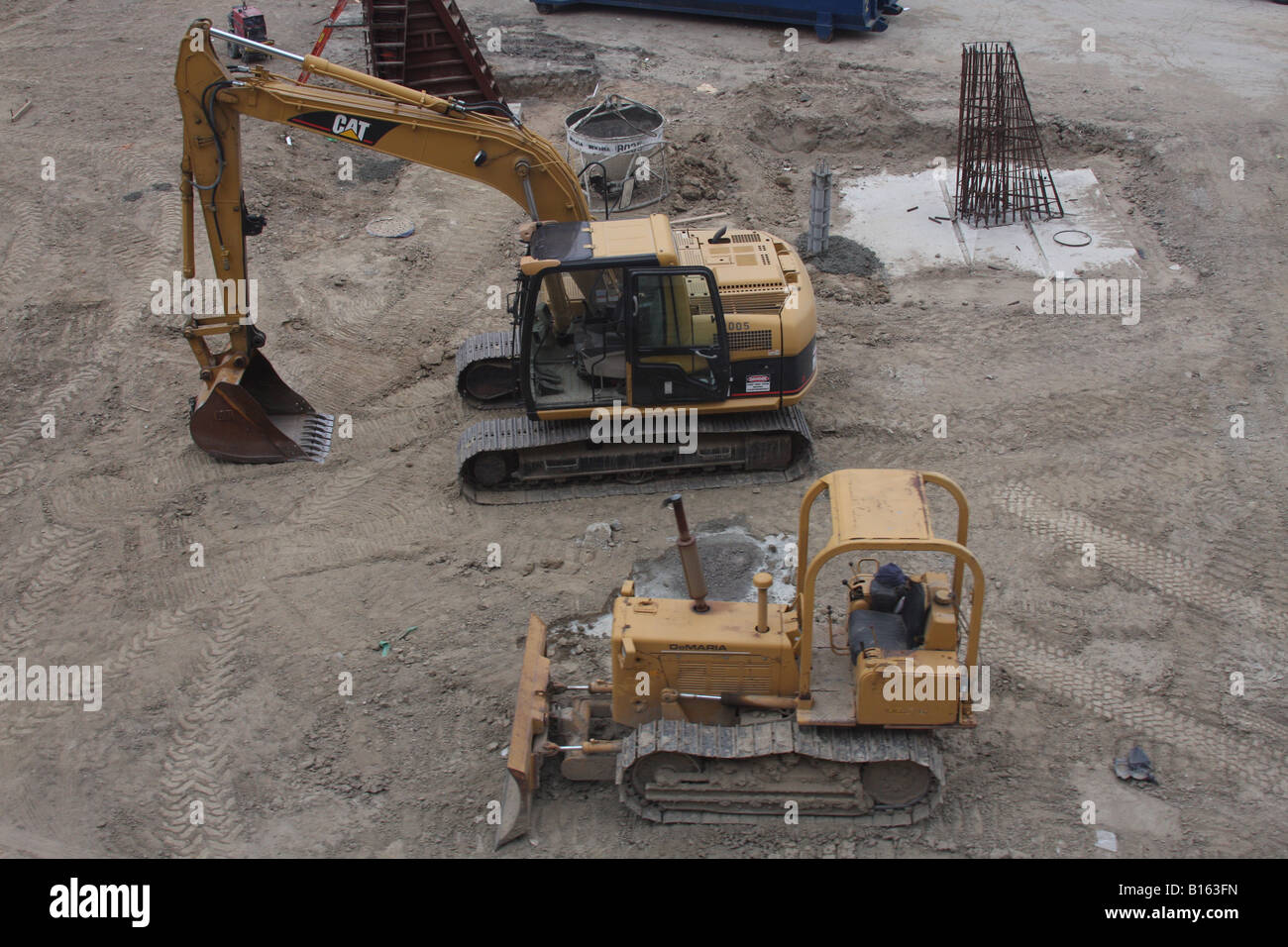 Heavy machinery at a work site Stock Photo - Alamy