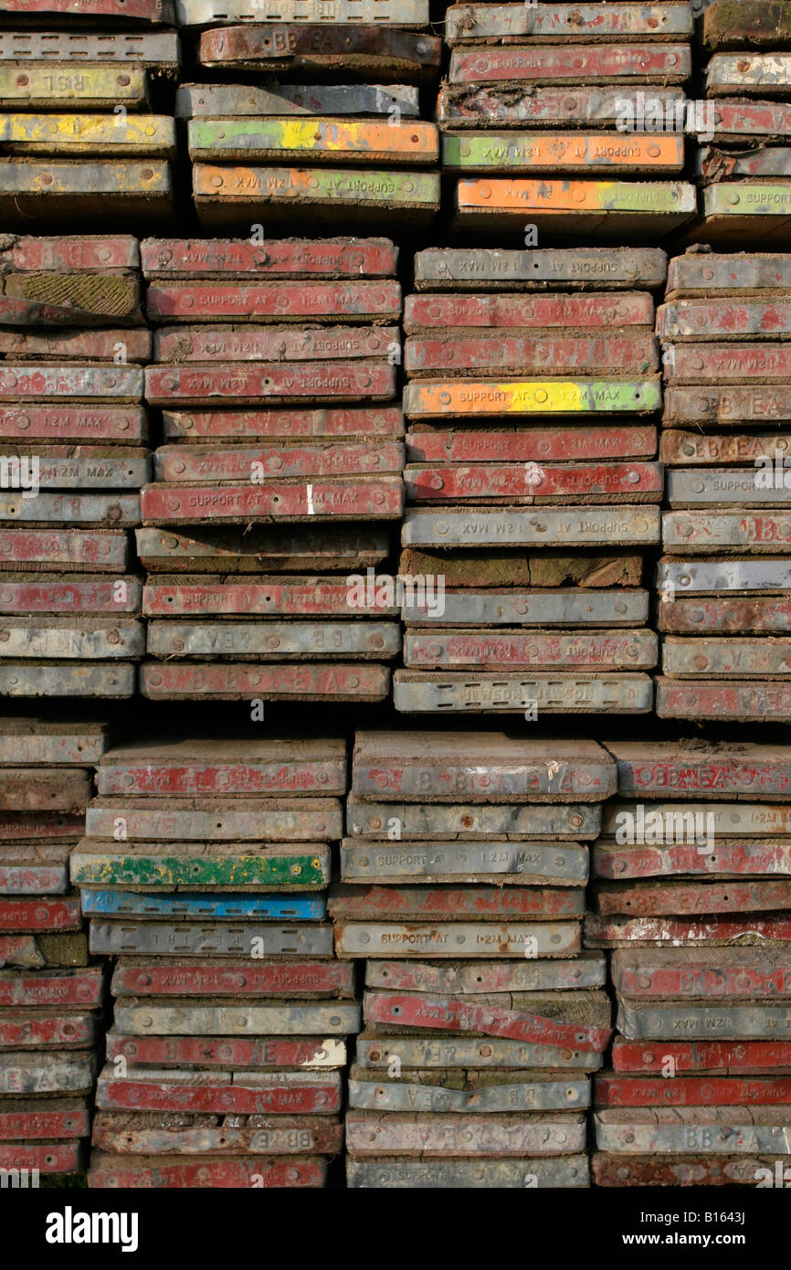 Stack of scaffold boards Stock Photo - Alamy