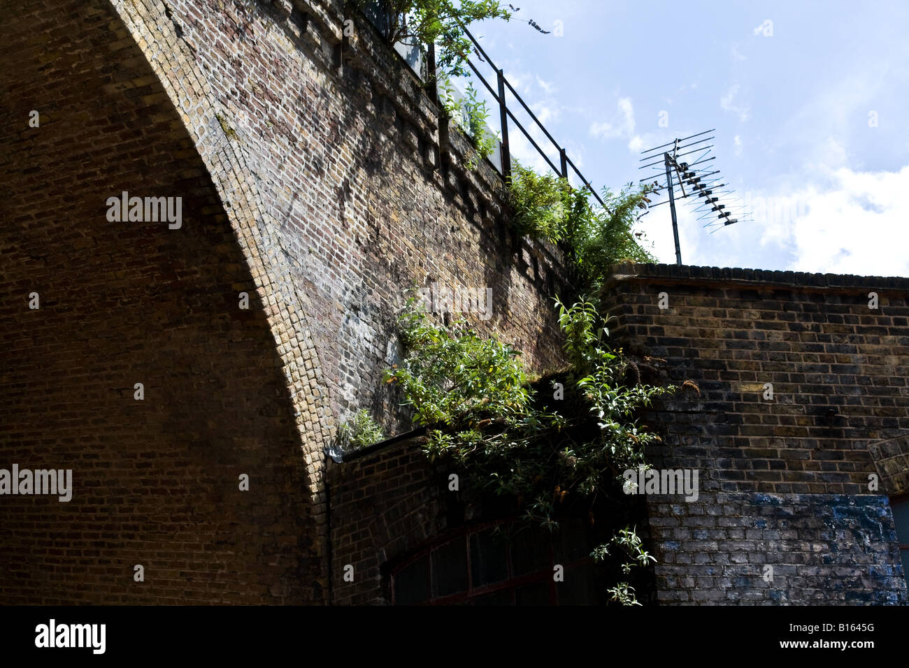 Old brick railway bridge near Blackfriar's station Stock Photo - Alamy