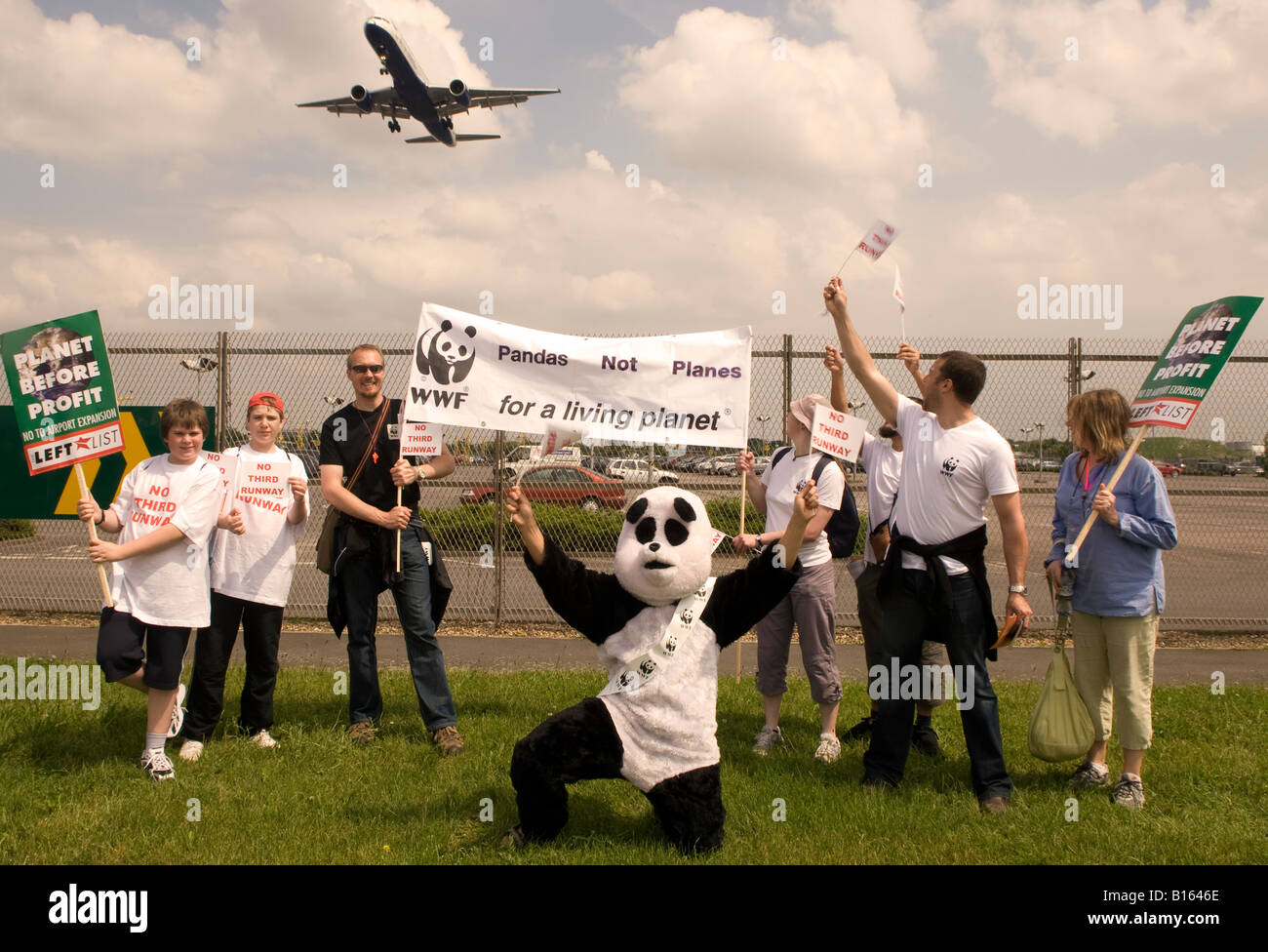 Environmental issue demonstration hi-res stock photography and images ...