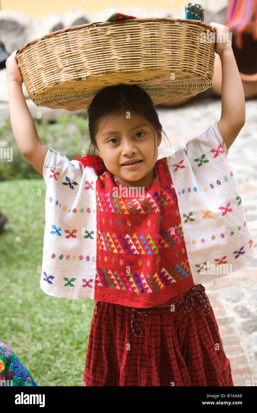 Maya girl weaving hi-res stock photography and images - Alamy