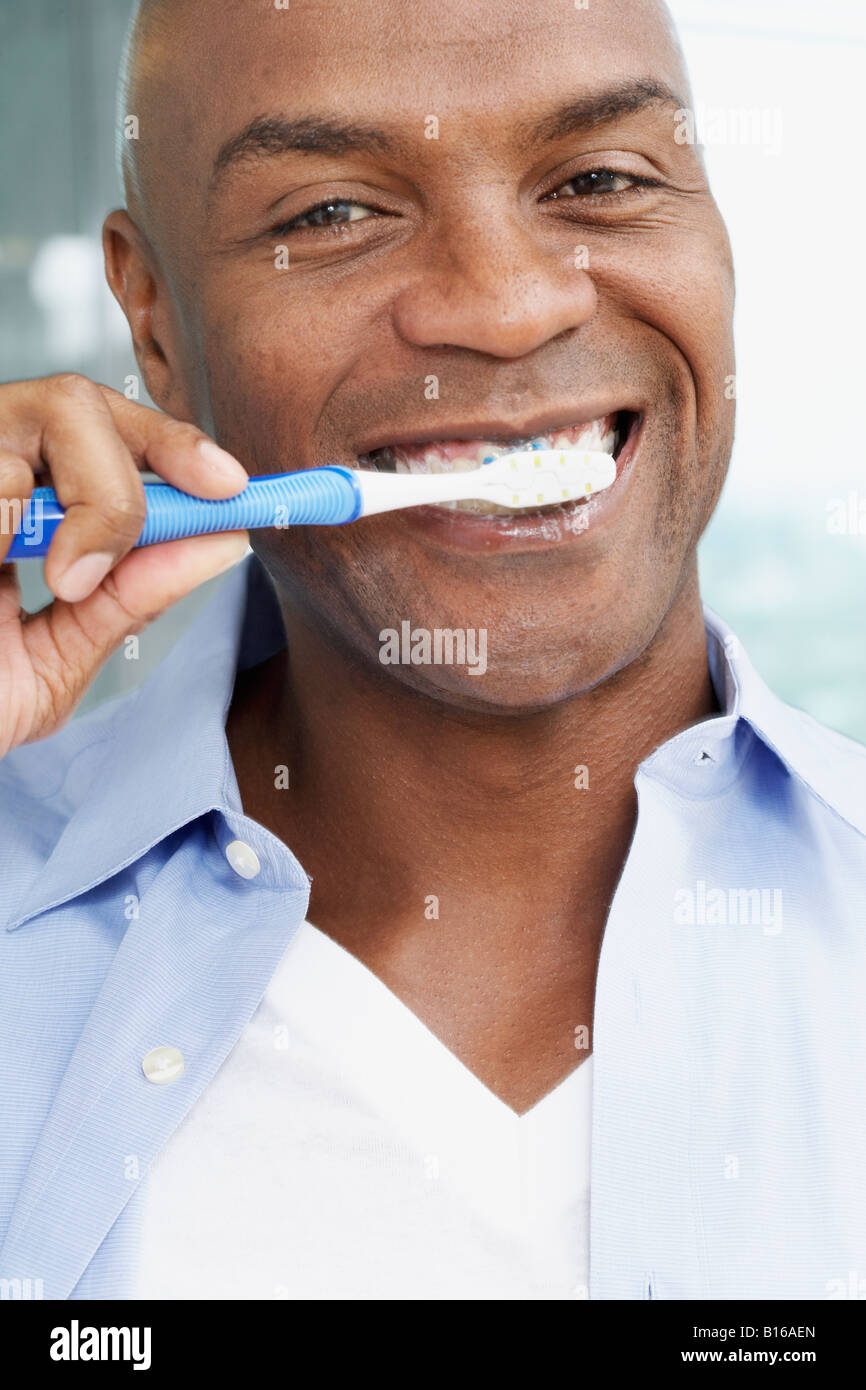 Mens teeth hi-res stock photography and images - Alamy