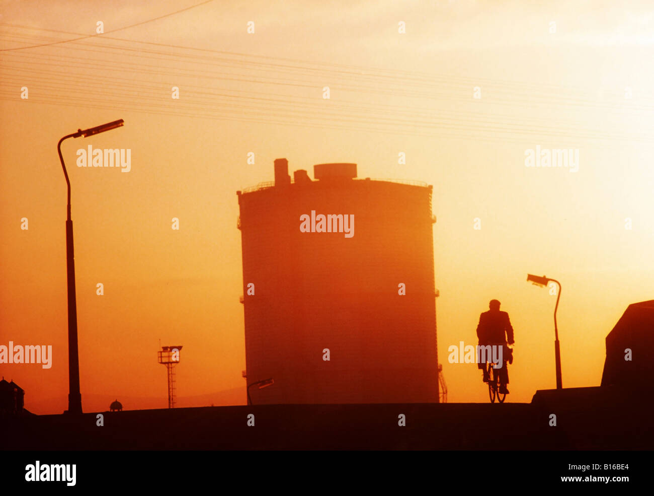 Gasometer silhouette hi-res stock photography and images - Alamy