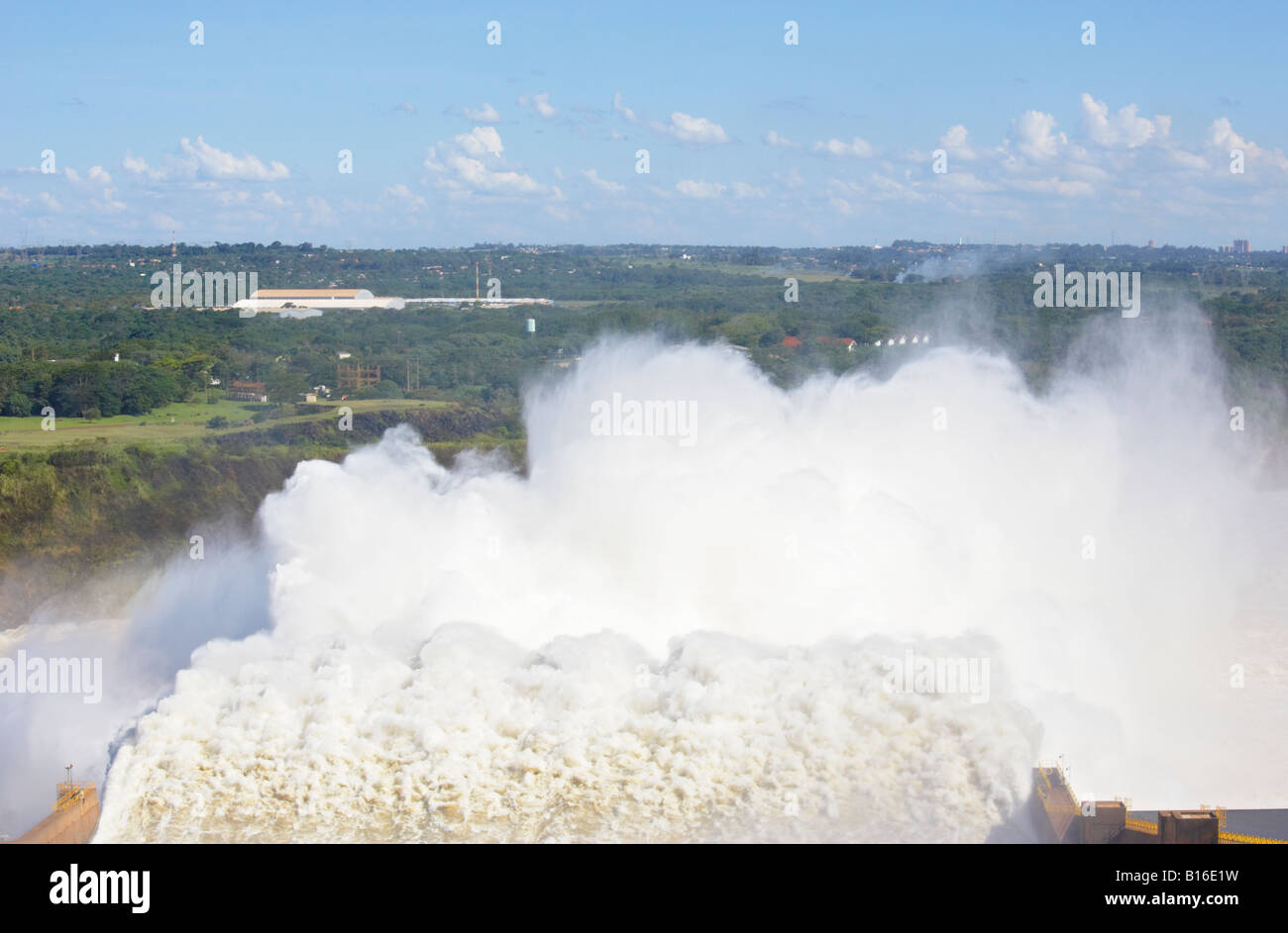 South america dam hi-res stock photography and images - Alamy