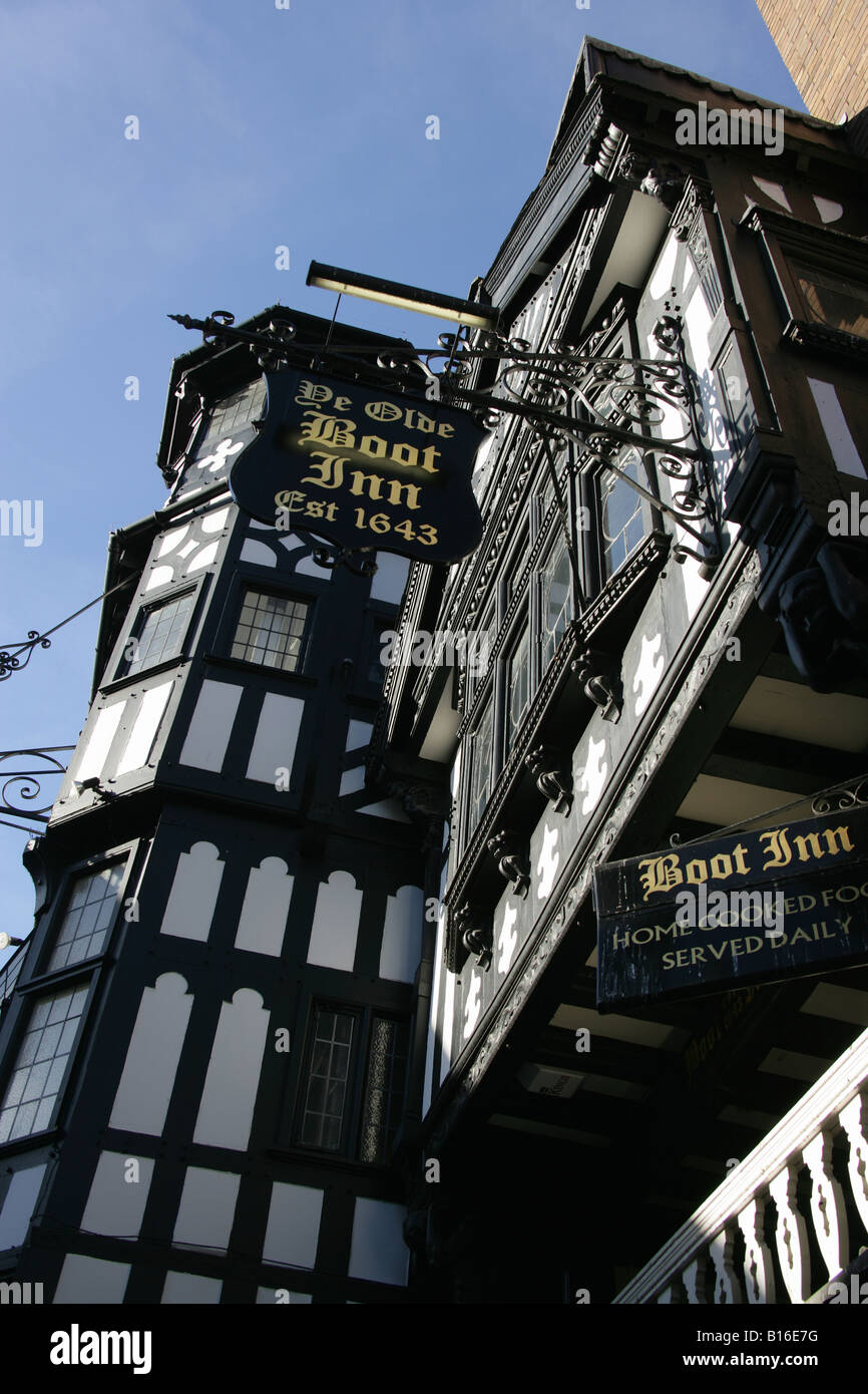 Old boot inn hi-res stock photography and images - Alamy