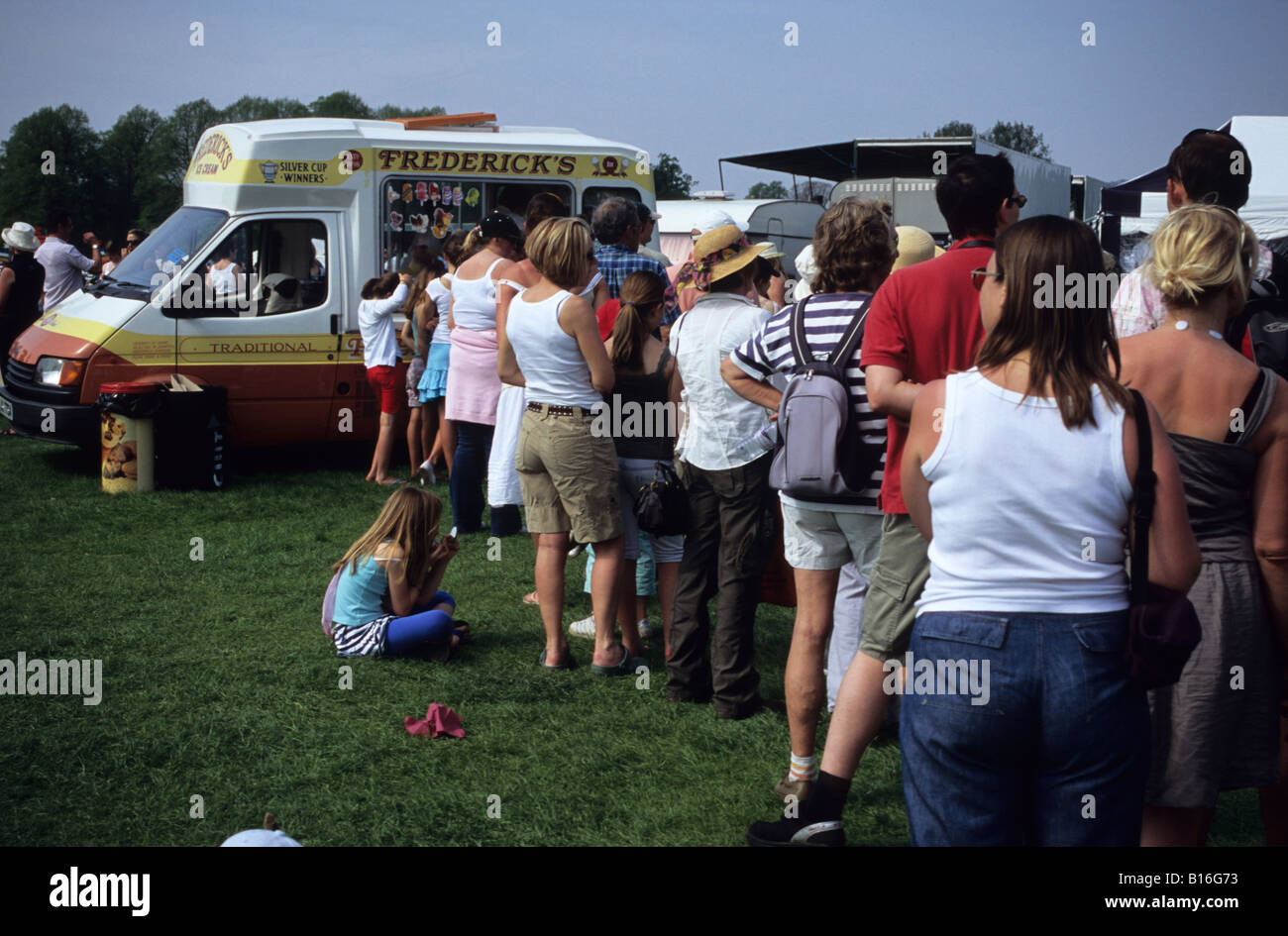 Long Queue Of People At An Ice-cream Van Stock Photo - Alamy