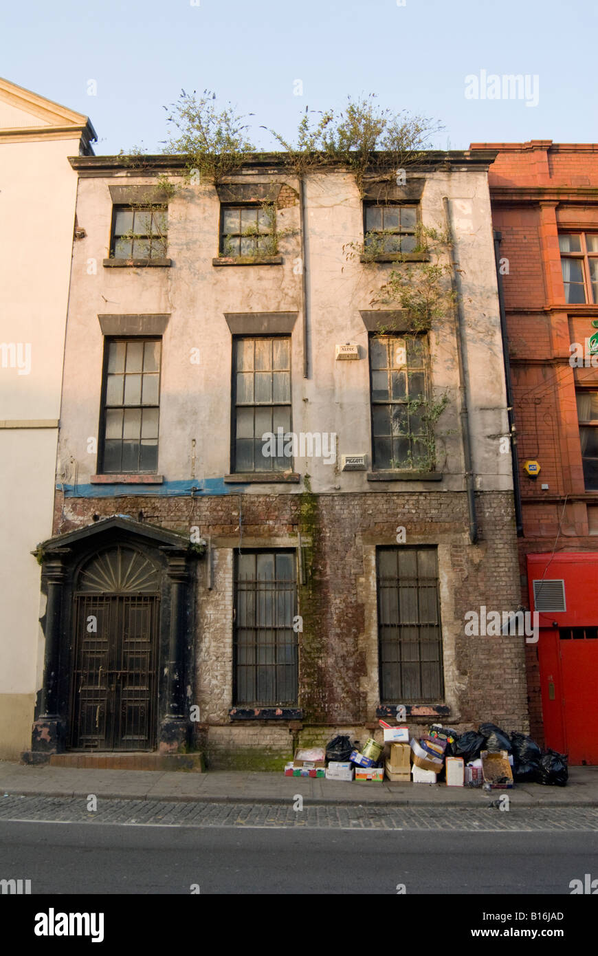 Derelict Building with Rubbish Duke St Liverpool UK Stock Photo - Alamy