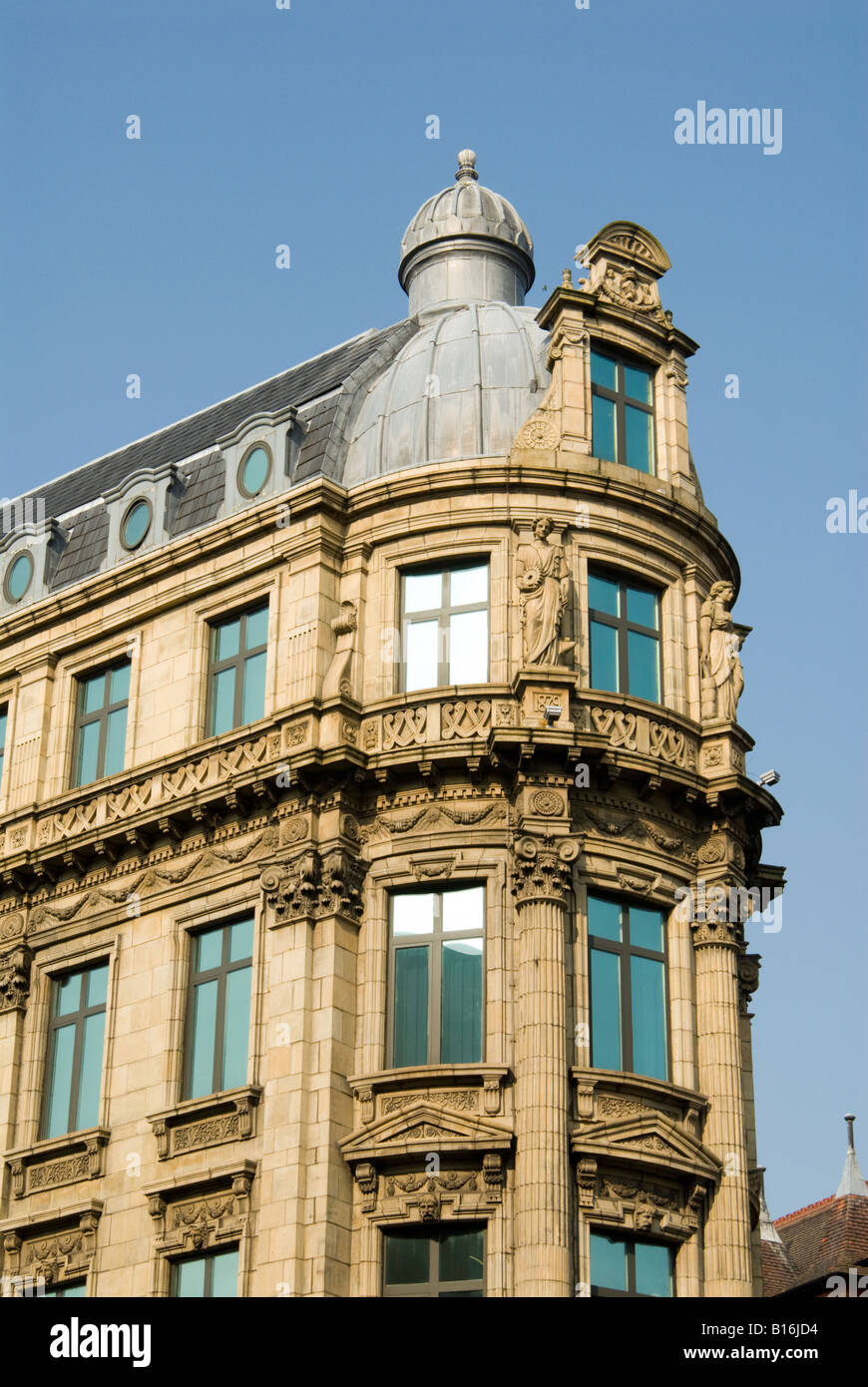 Building on Whitechapel Liverpool UK Stock Photo - Alamy