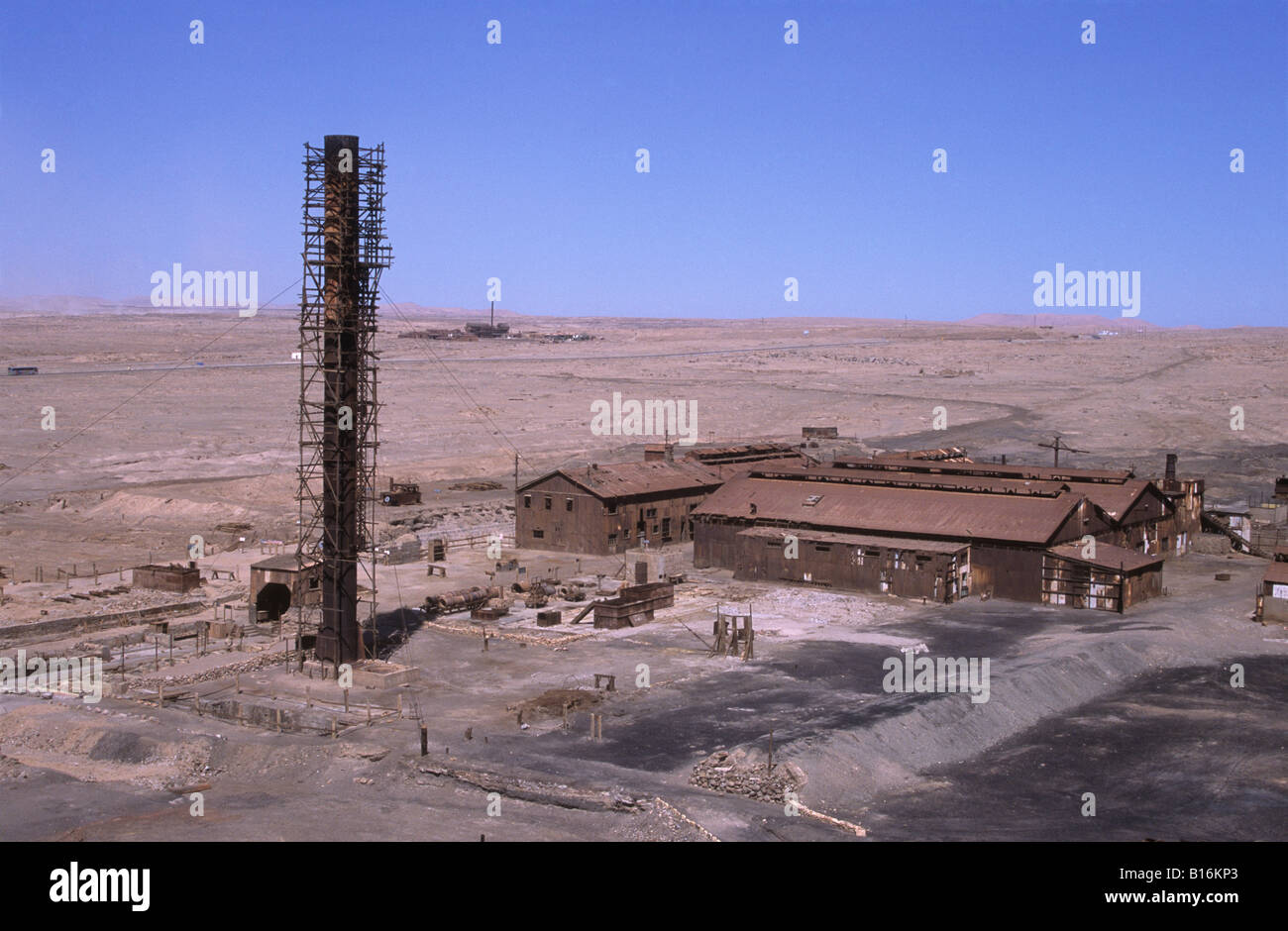 View over processing plant of abandoned nitrate mining town of ...
