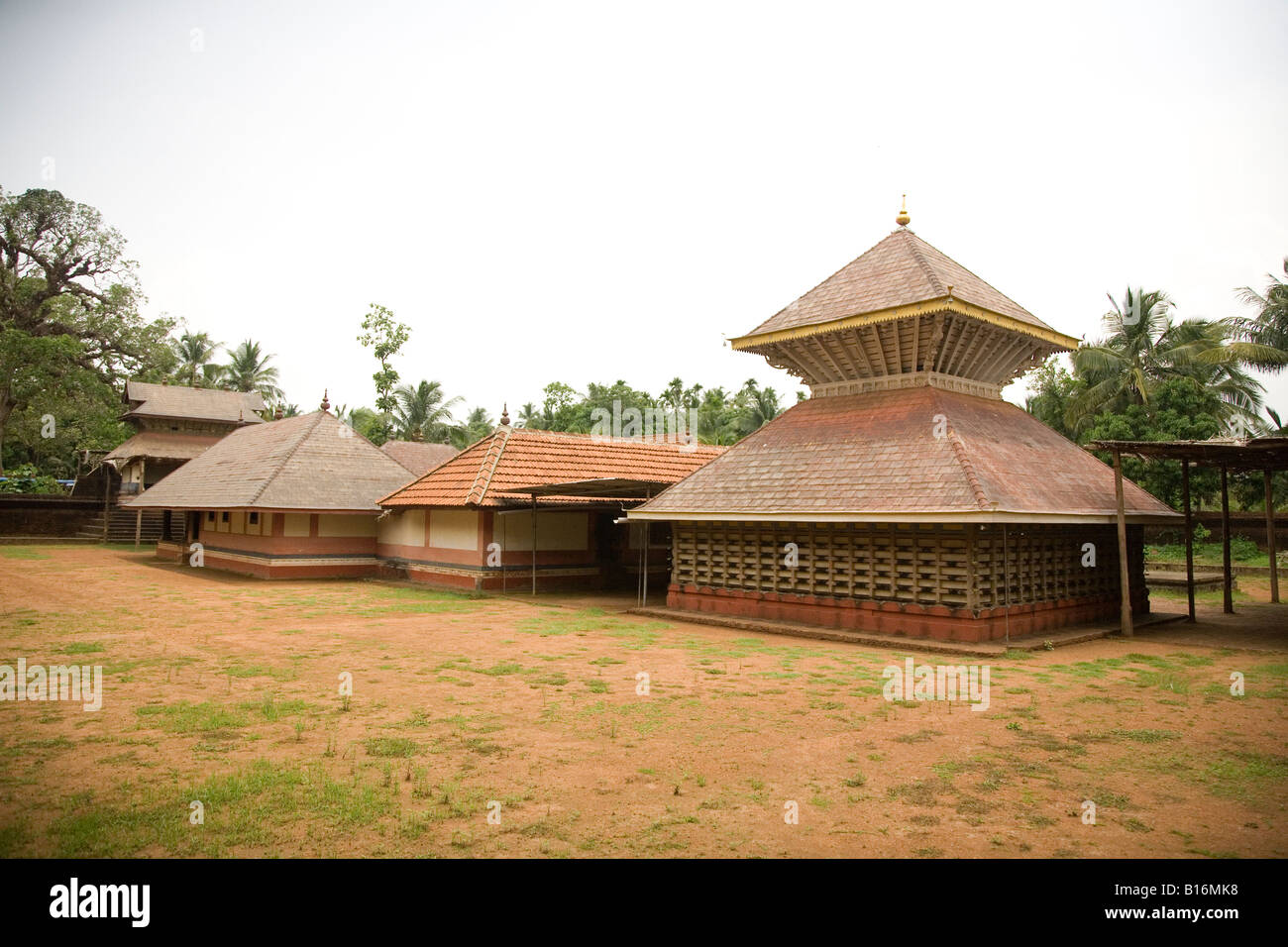 Kerala temple architecture hi-res stock photography and images - Alamy