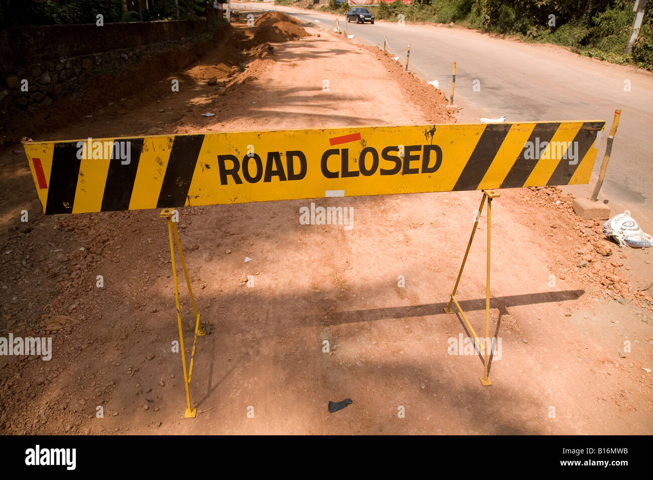 A road sign in Kerala, India. "Road Closed" announces the sign Stock ...
