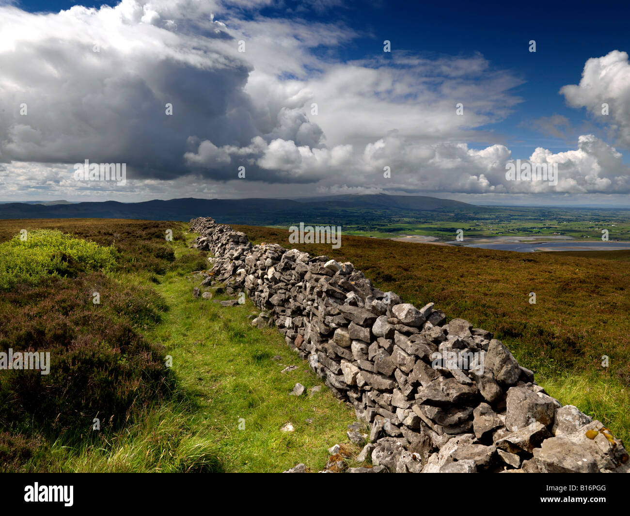 Cairn knocknarea, sligo ireland hi-res stock photography and images - Alamy