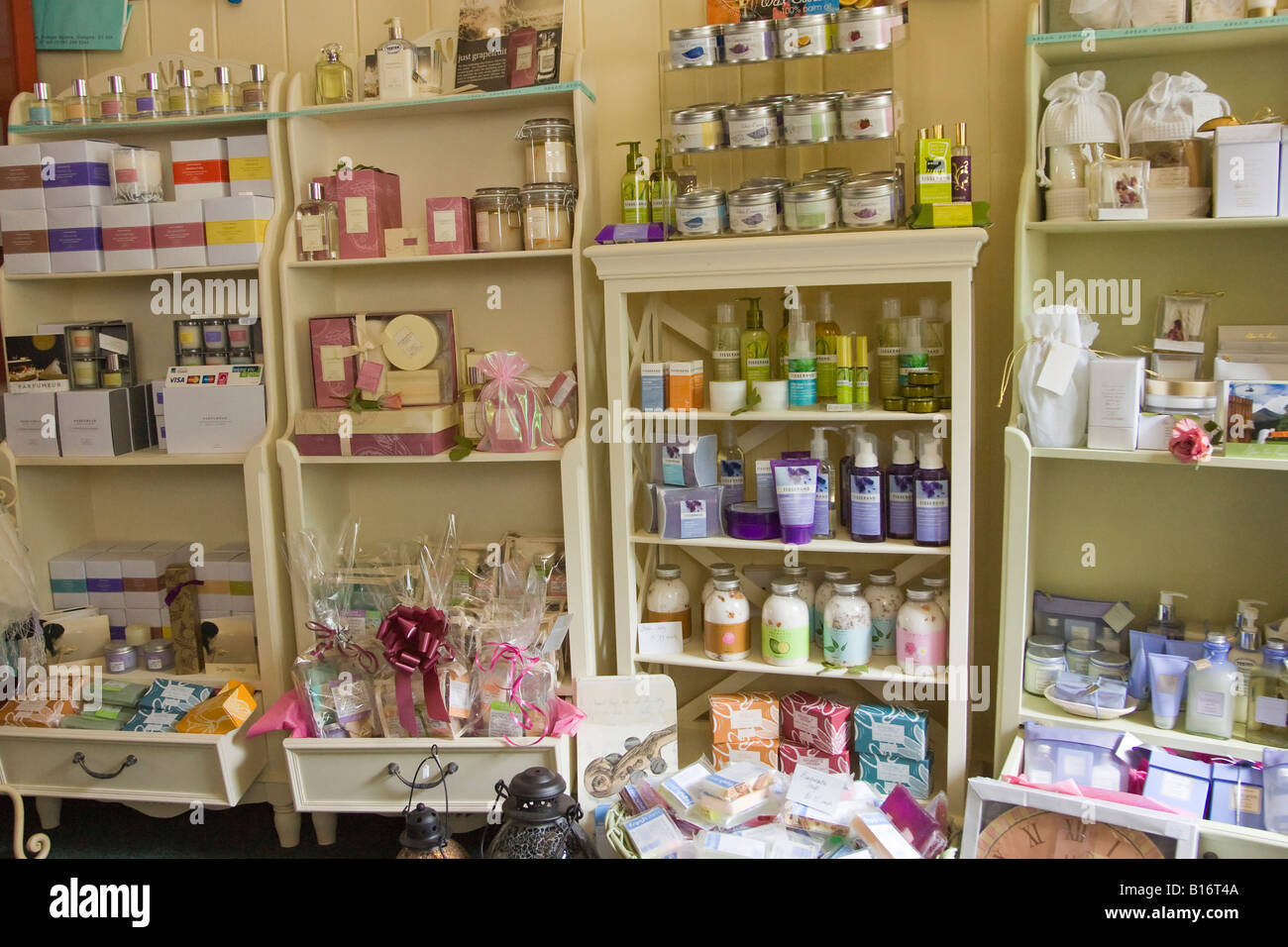 Selling perfumes hi-res stock photography and images - Alamy