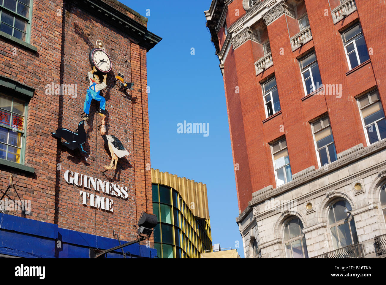 Guinness advert hi-res stock photography and images - Alamy