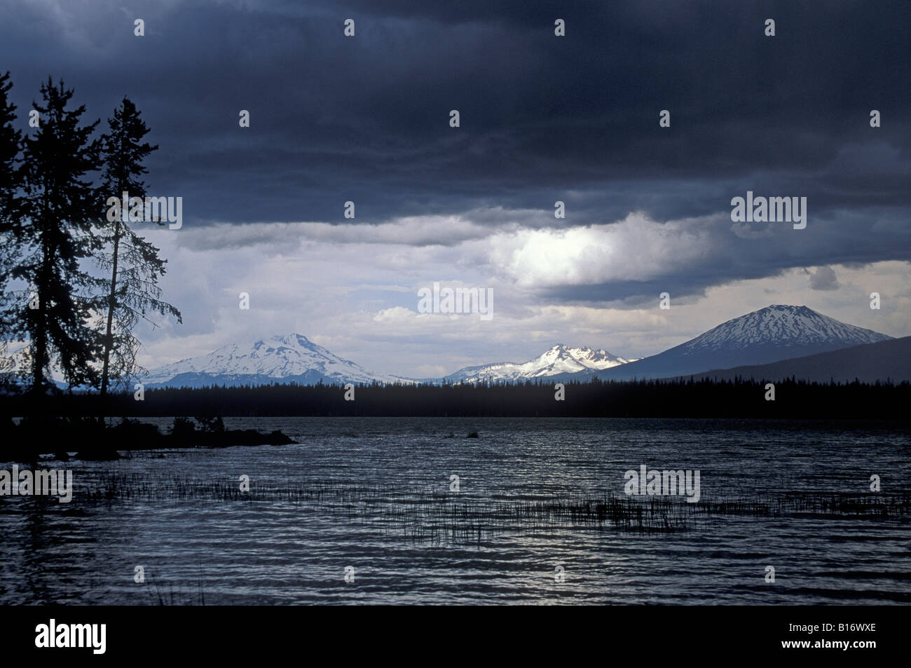 Afternoon thunderstorm over Crane Prairie Reservoir South Sister Broken ...
