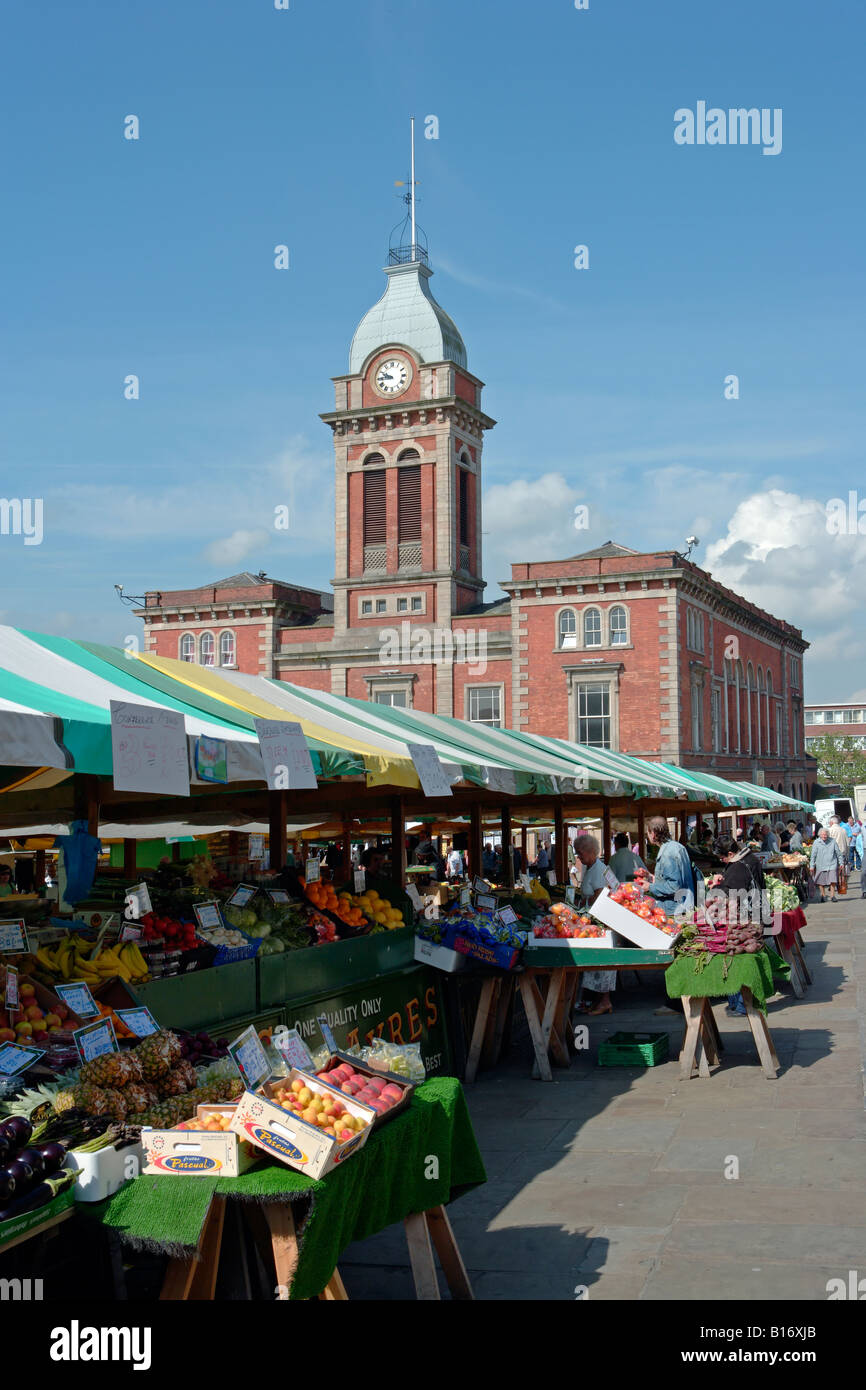 Chesterfield Market and Market Hall Stock Photo - Alamy