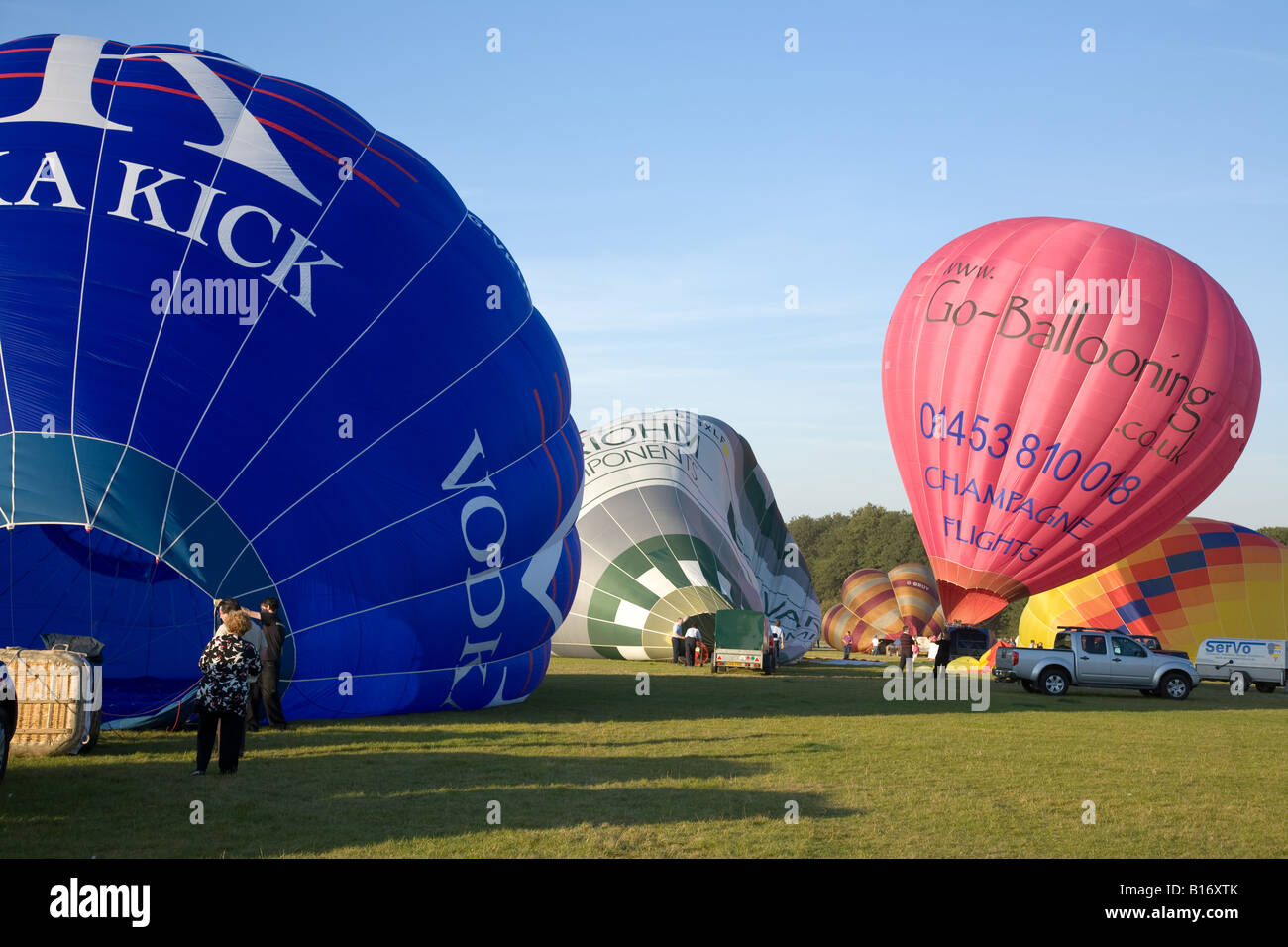 Balloons prepare hi-res stock photography and images - Alamy