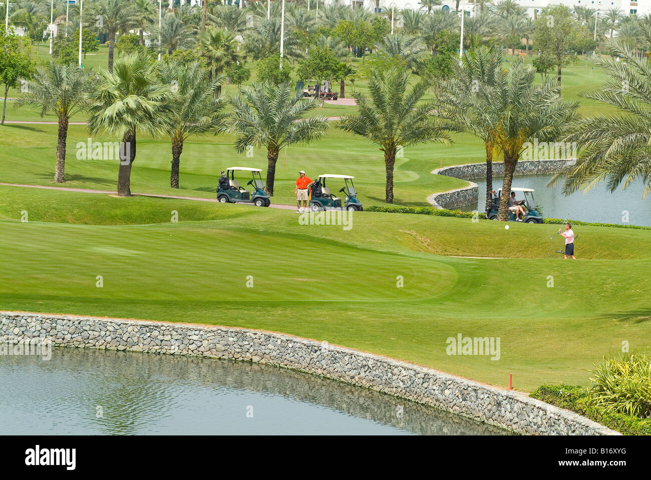 Dubai golf green hi-res stock photography and images - Alamy