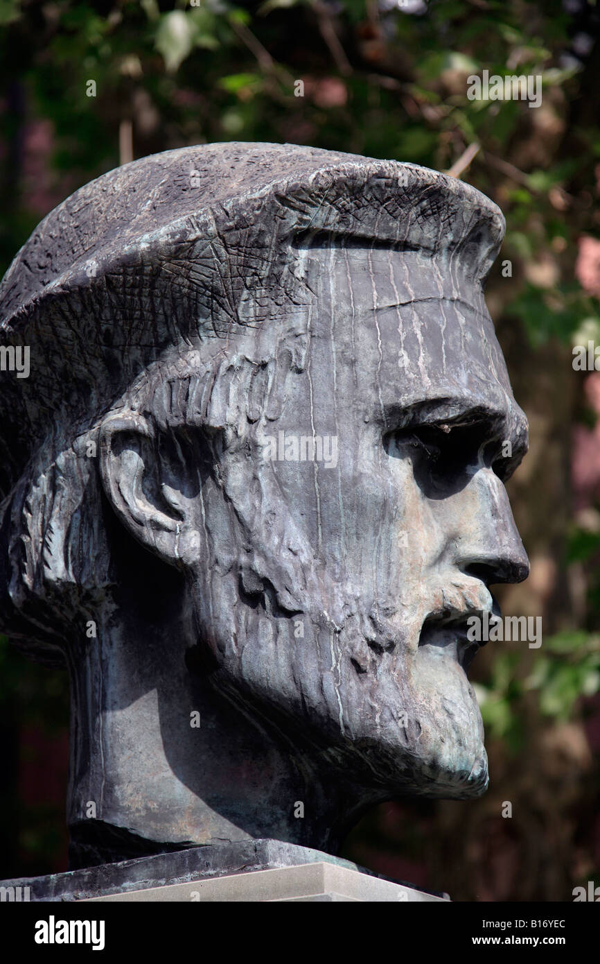 Germany Rhineland Palatinate Mainz Gutenberg statue Stock Photo - Alamy