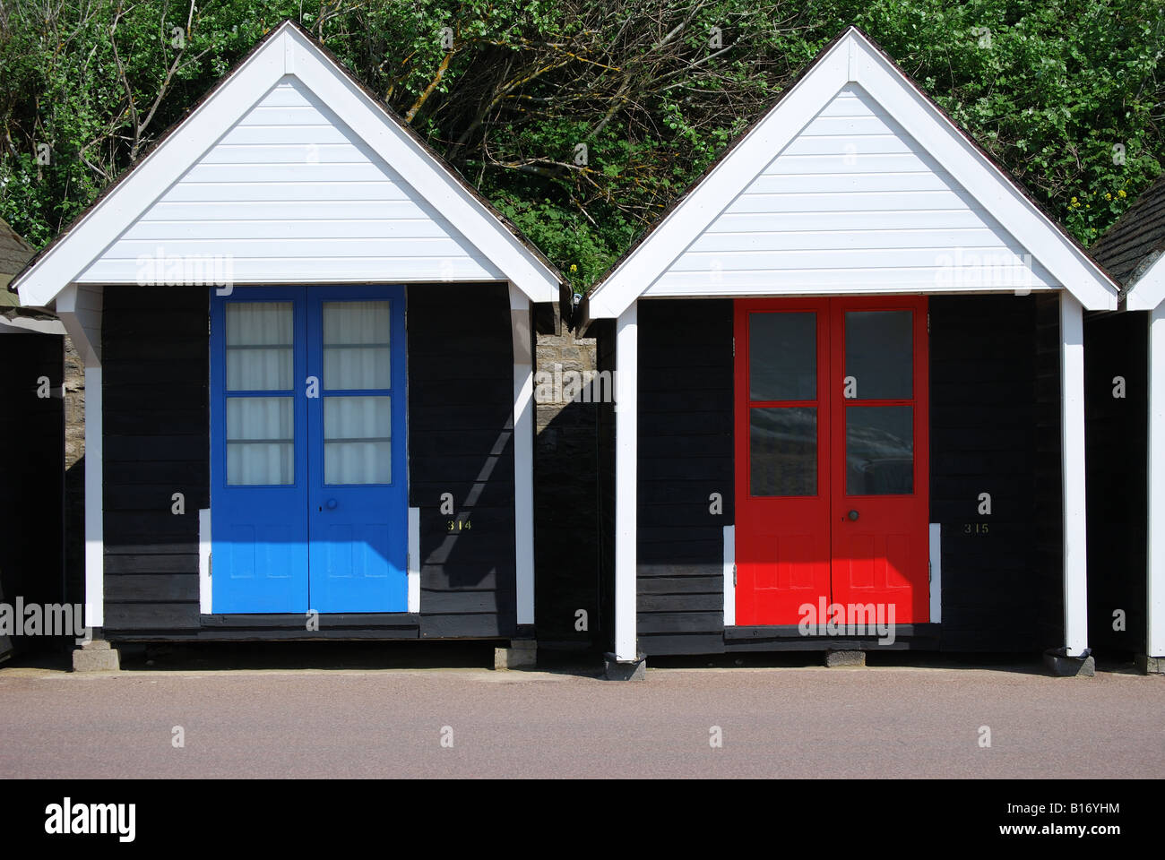 Cabins huts hi-res stock photography and images - Alamy