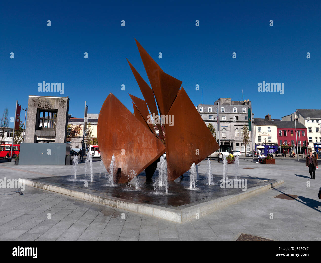 Galway sculpture eyre square galway hi-res stock photography and images ...