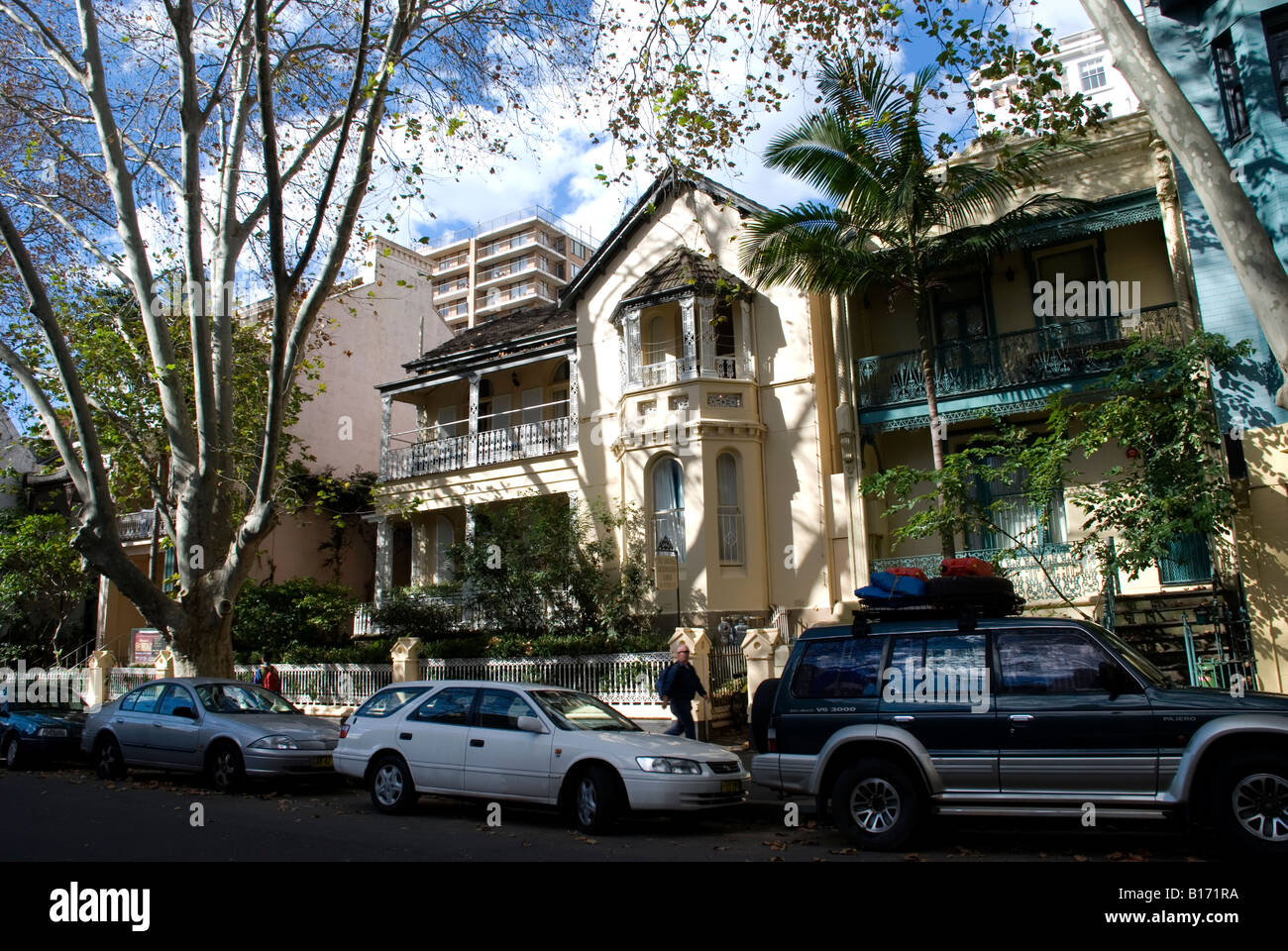 Australia Sydney Darlinghurst Victoria street scene Stock Photo - Alamy