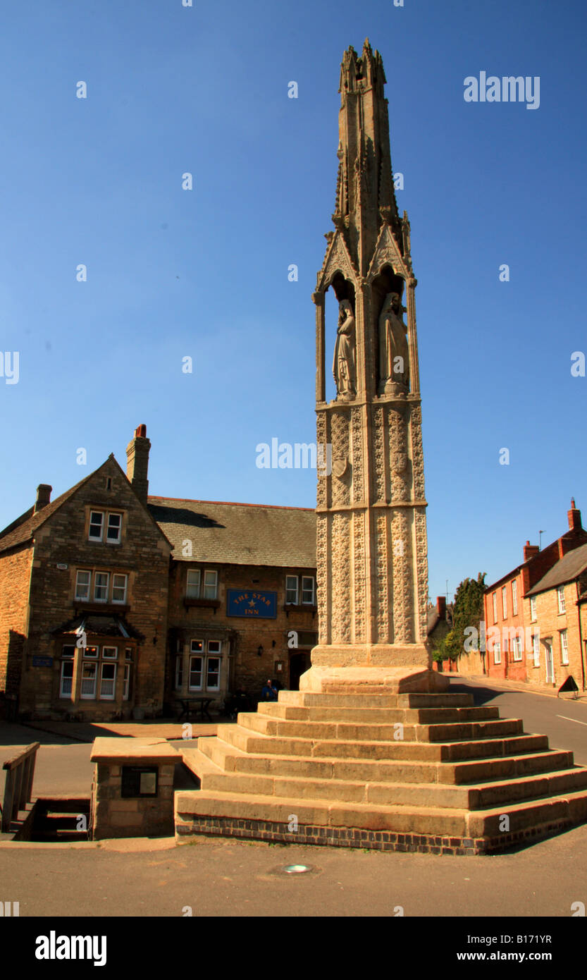 The Eleanor Cross at Geddington,Northamptonshire,UK Stock Photo - Alamy