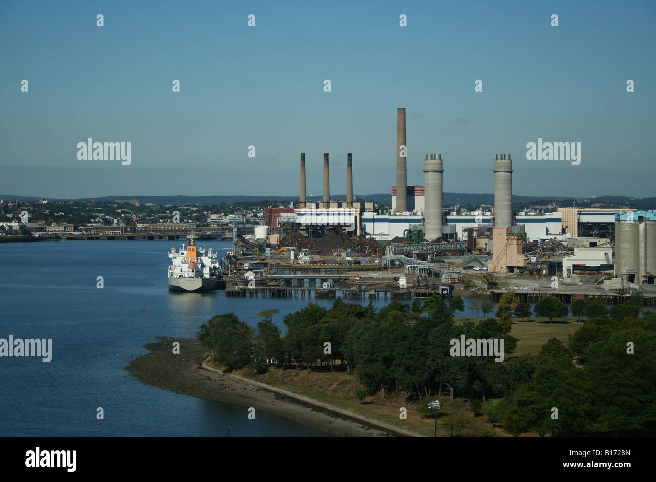 Large port factory industry smoke hi-res stock photography and images ...