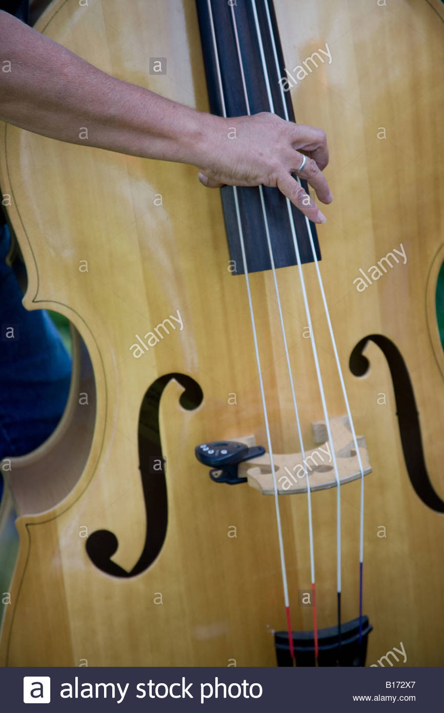Bluegrass Fiddle Music Stock Photos & Bluegrass Fiddle Music Stock ...