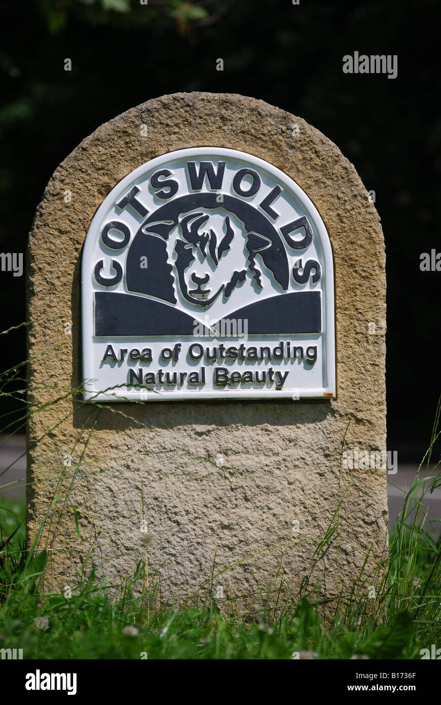 Cotswolds sign at entrance to Burford, Burford, Cotswolds, Oxfordshire ...