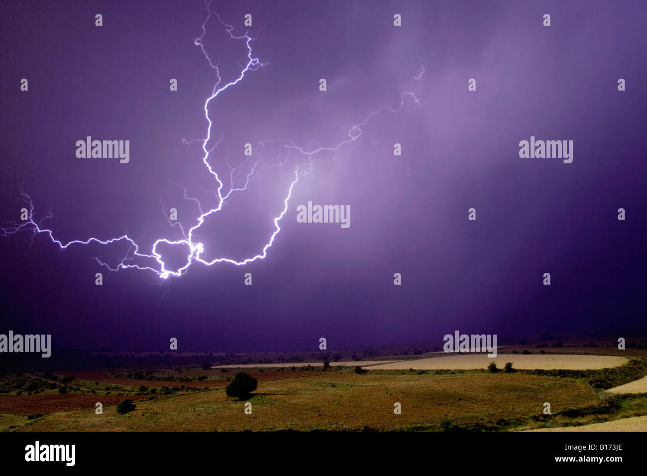 Lightning fields hi-res stock photography and images - Alamy