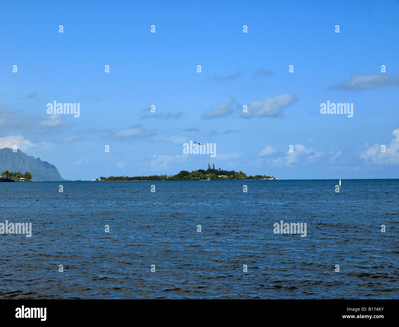 Coconut island hi-res stock photography and images - Alamy
