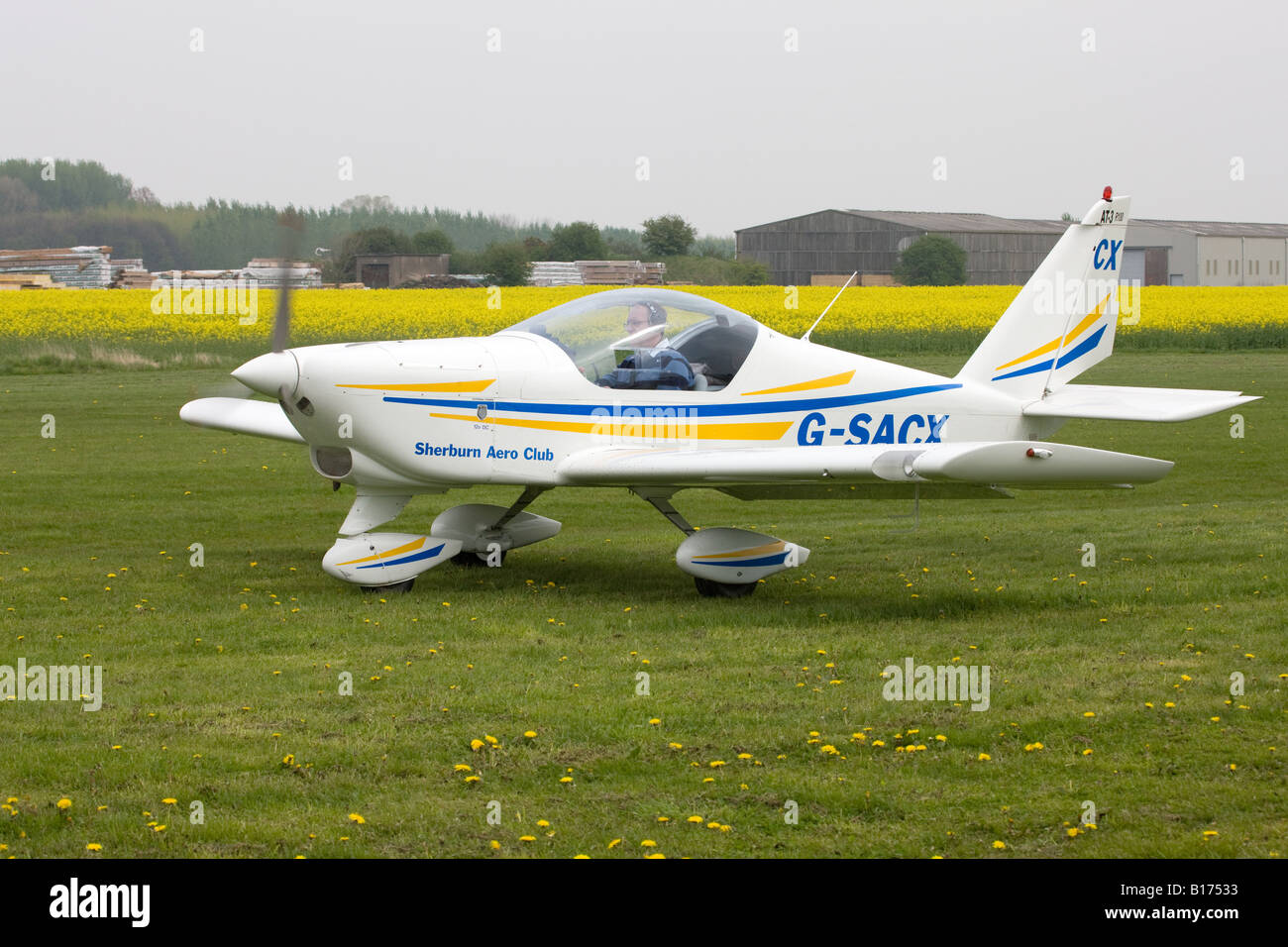 Aero AT-3 R100 G-SACX taxiing along runway @ Breighton Airfield Stock ...