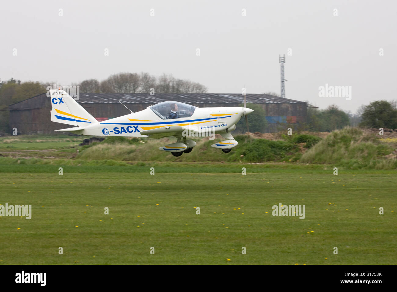 Aero AT-3 R100 G-SACX taking-off @ Breighton Airfield Stock Photo - Alamy