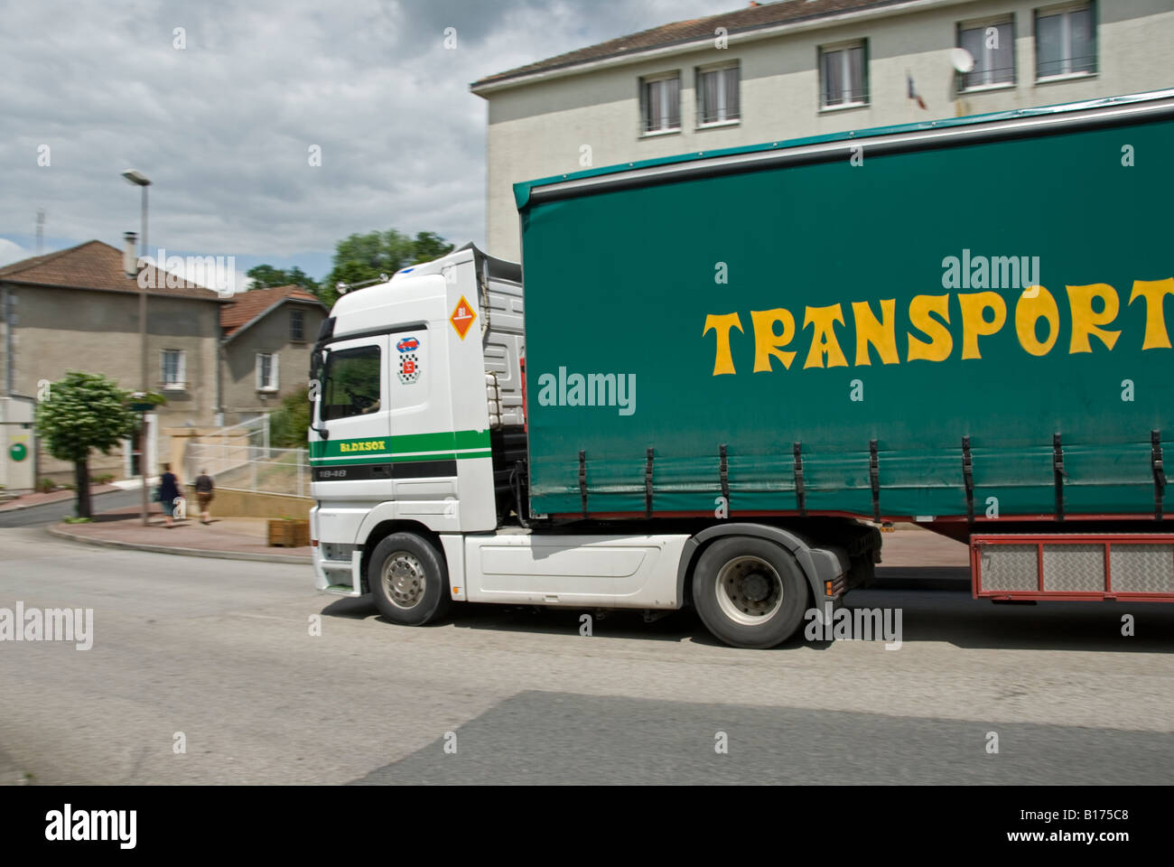 Small lorries hi-res stock photography and images - Alamy
