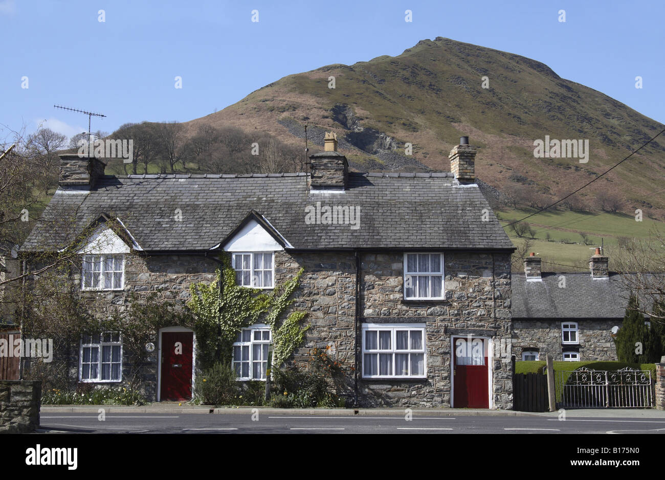 Traditional Stone Terraced Houses Llangynog Stock Photo - Alamy