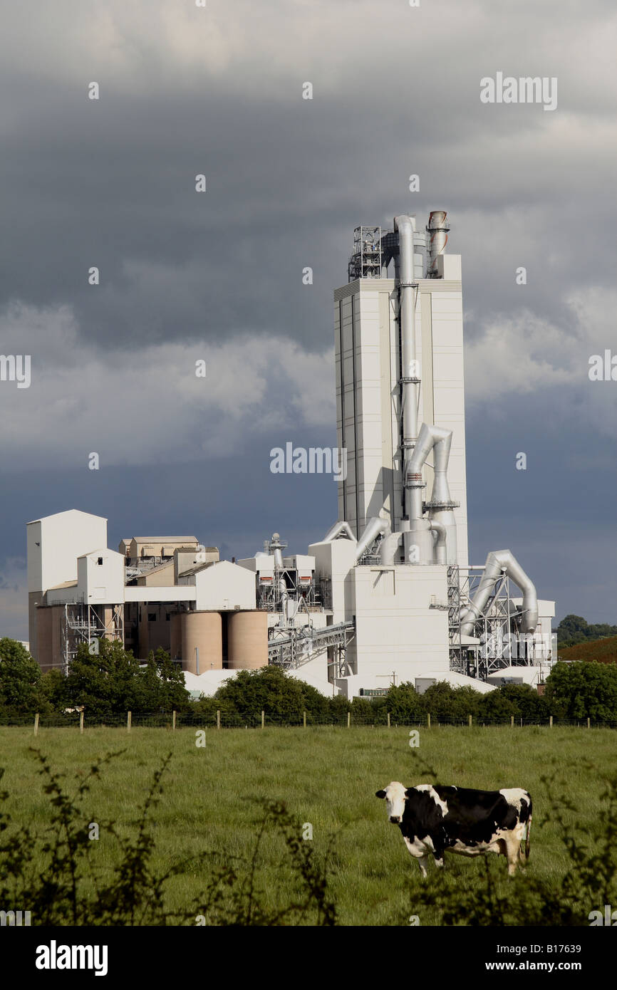 Castle cement works hi-res stock photography and images - Alamy