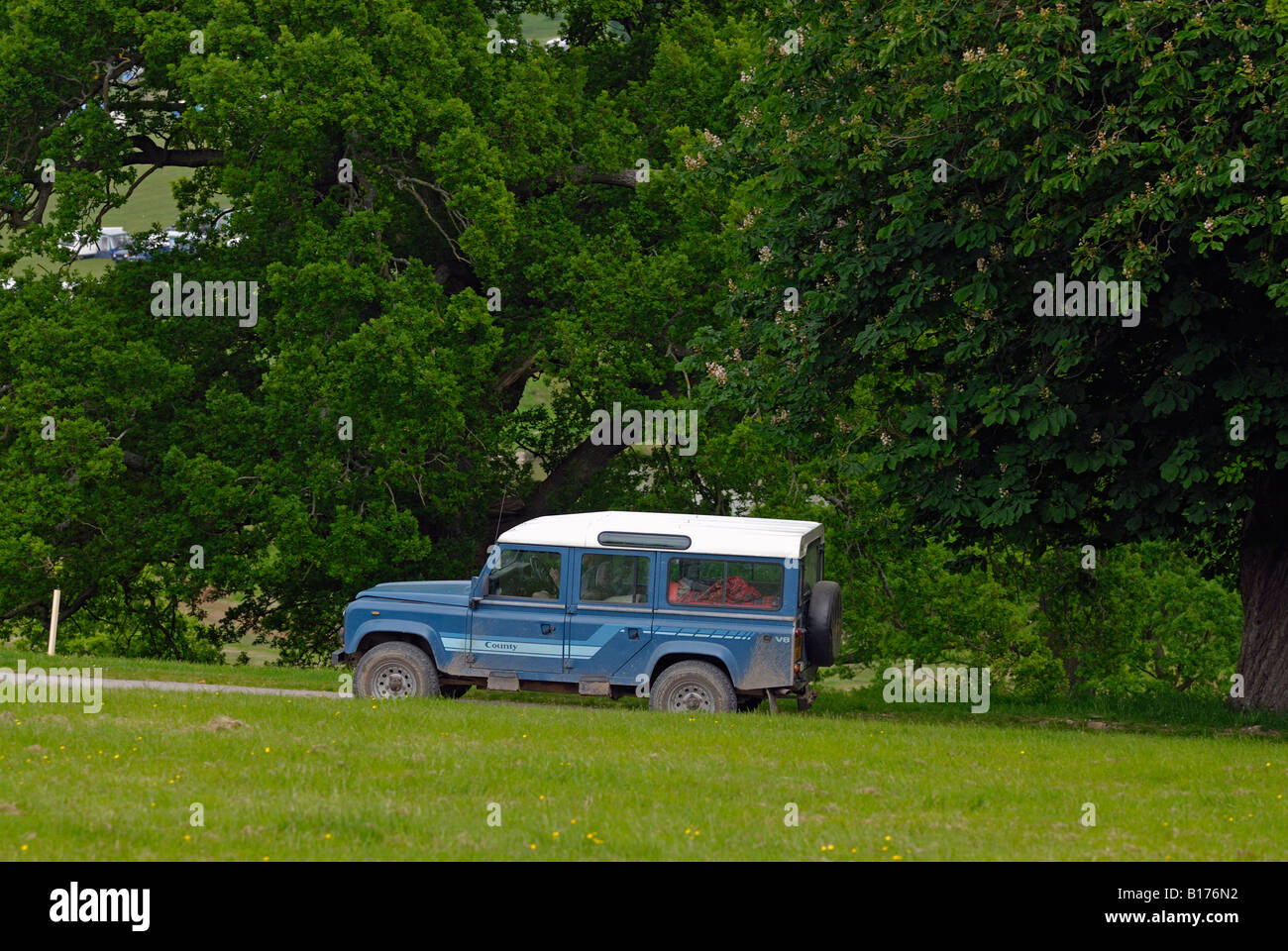 Land rover defender 110 blue hi-res stock photography and images - Alamy
