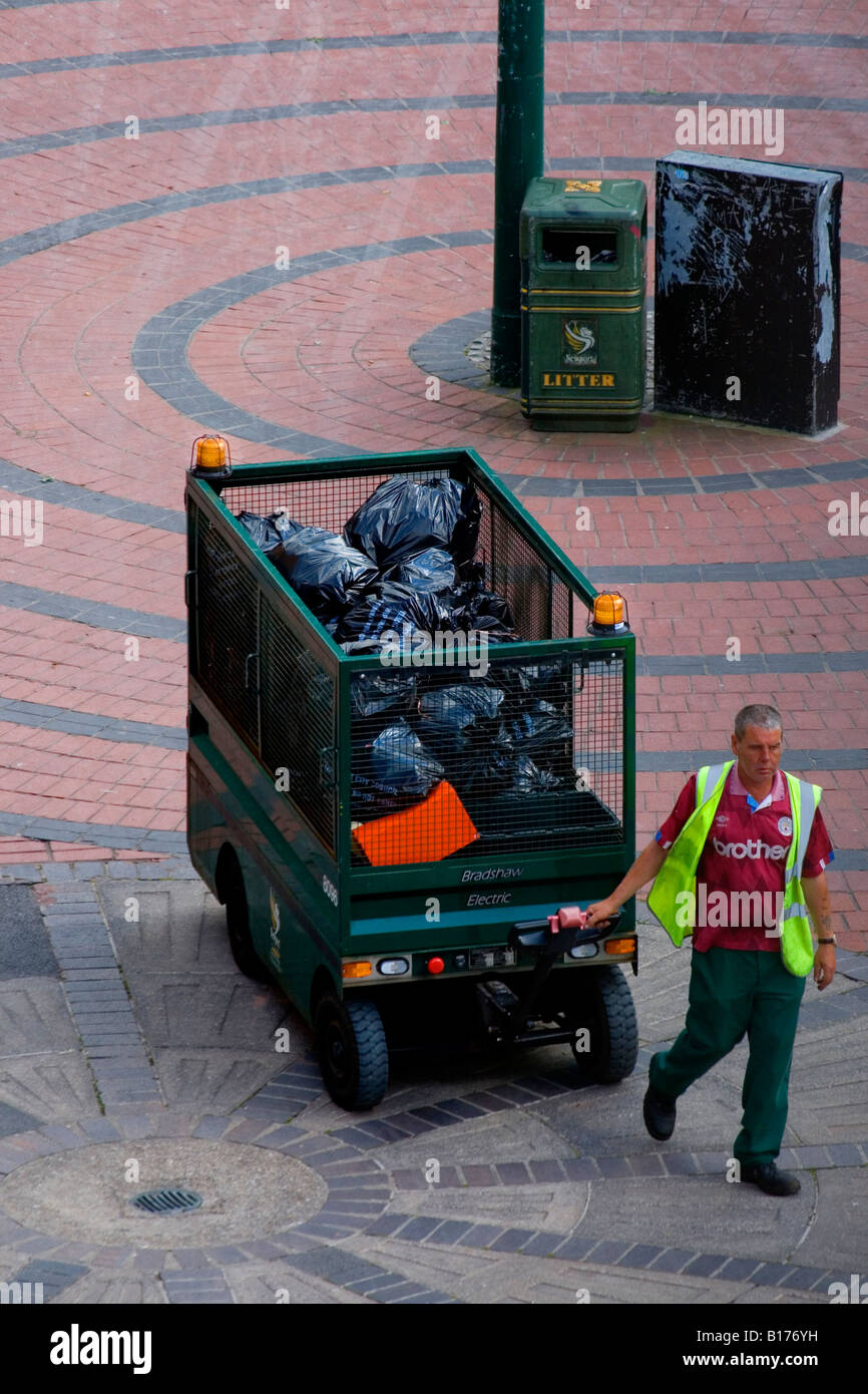 Welsh litter bin hi-res stock photography and images - Alamy
