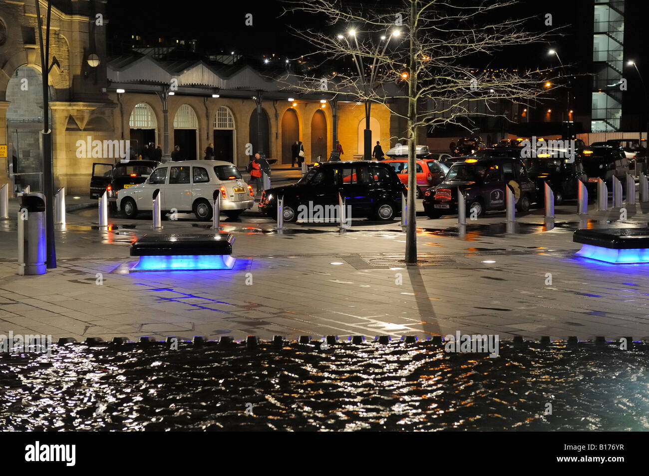 Sheffield railway station hi-res stock photography and images - Alamy