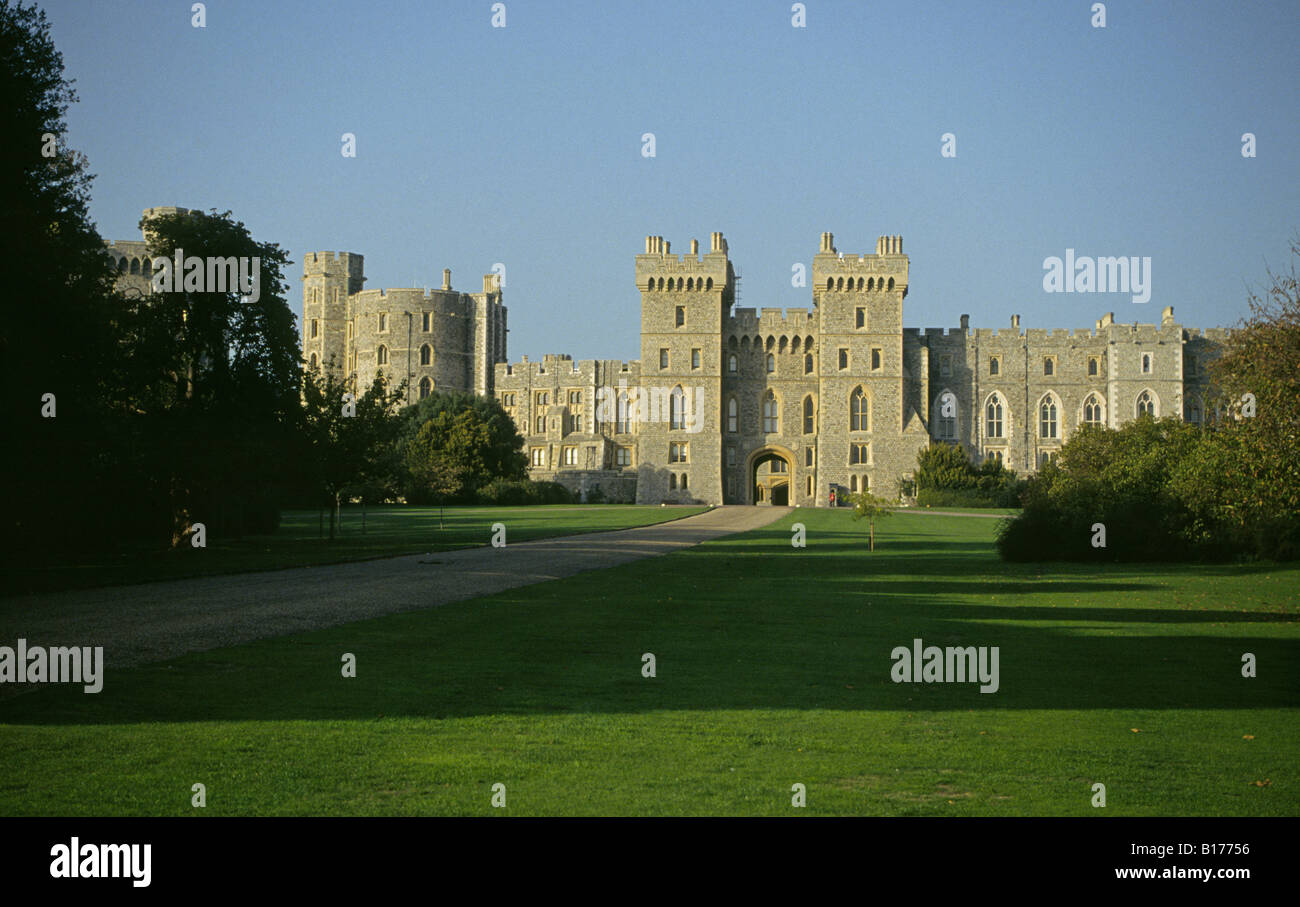 A view of Windsor Castle, home to Queen Elizabeth II from the Windsor ...