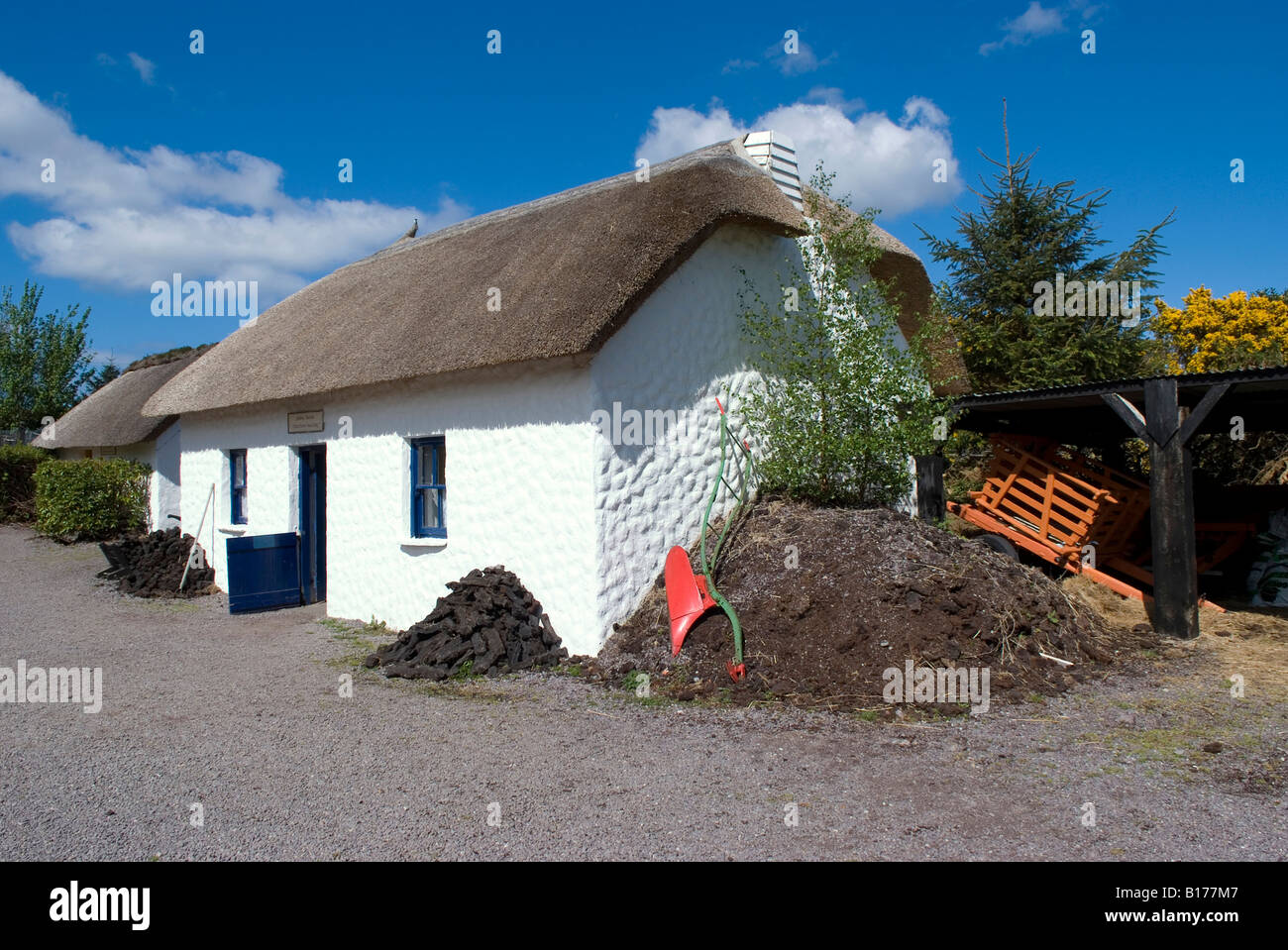 Kerry bog village hi-res stock photography and images - Alamy