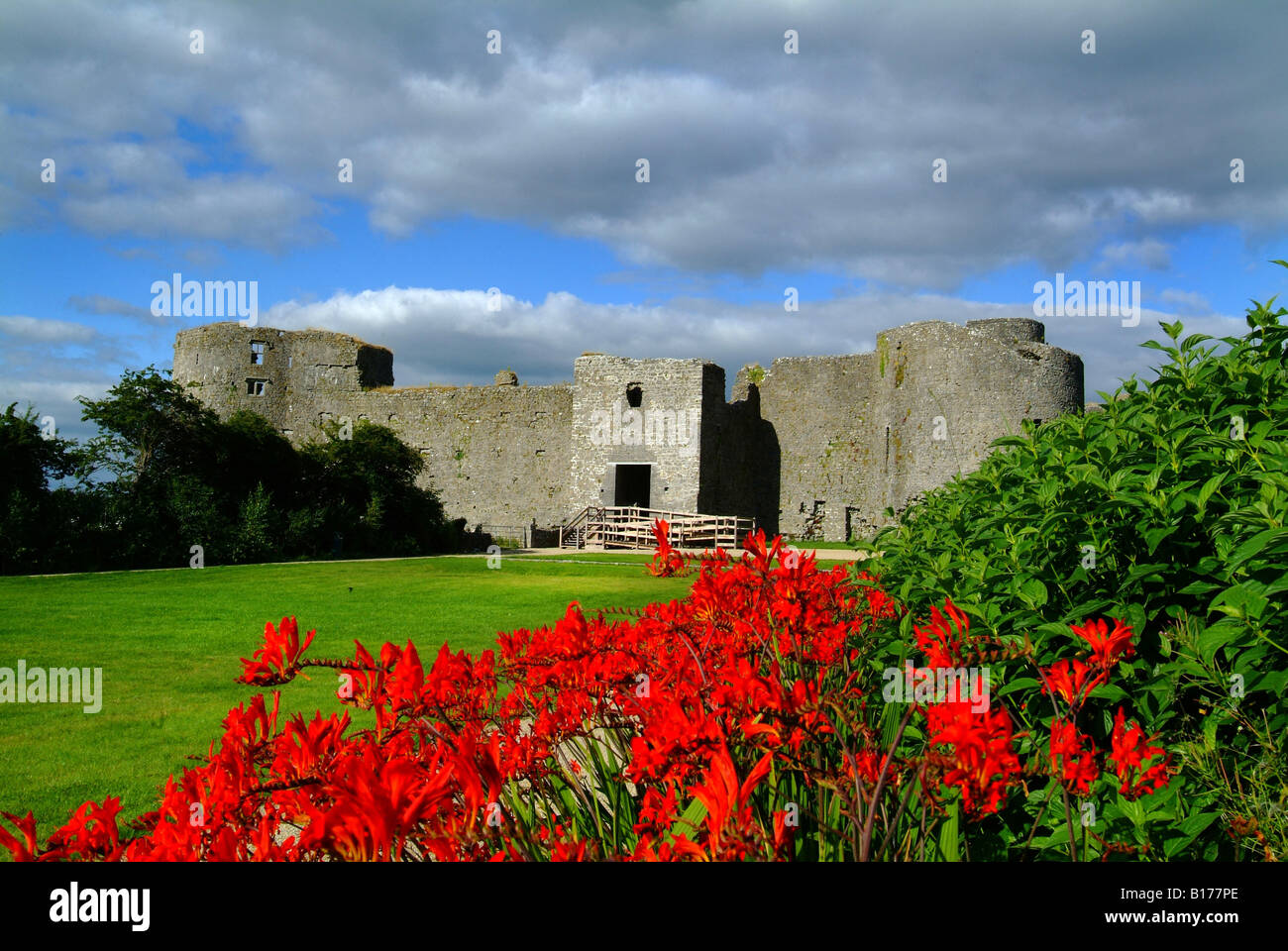Roscommon castle ireland hi-res stock photography and images - Alamy