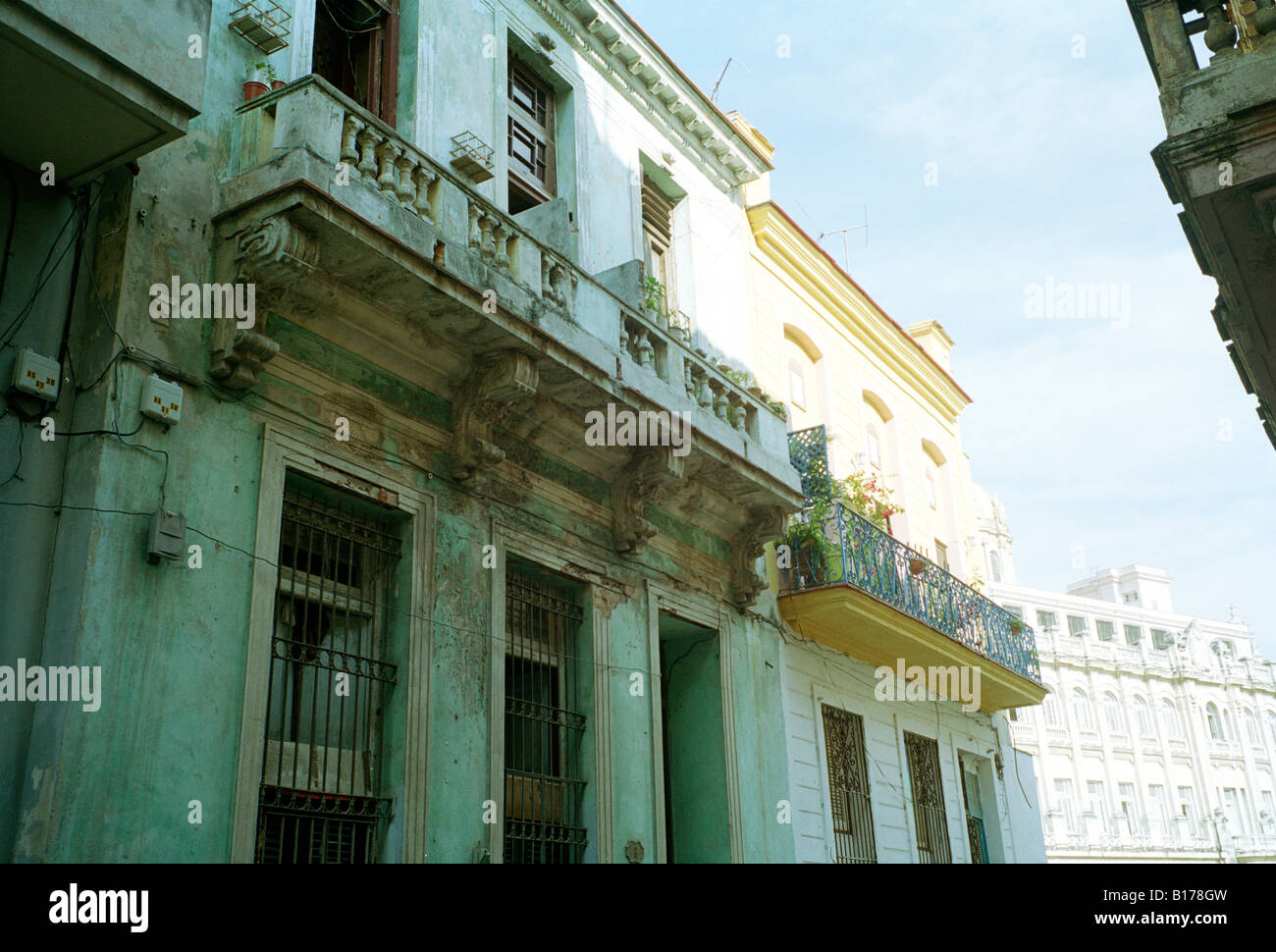 Building with balconies Old Town Havana Cuba Stock Photo - Alamy