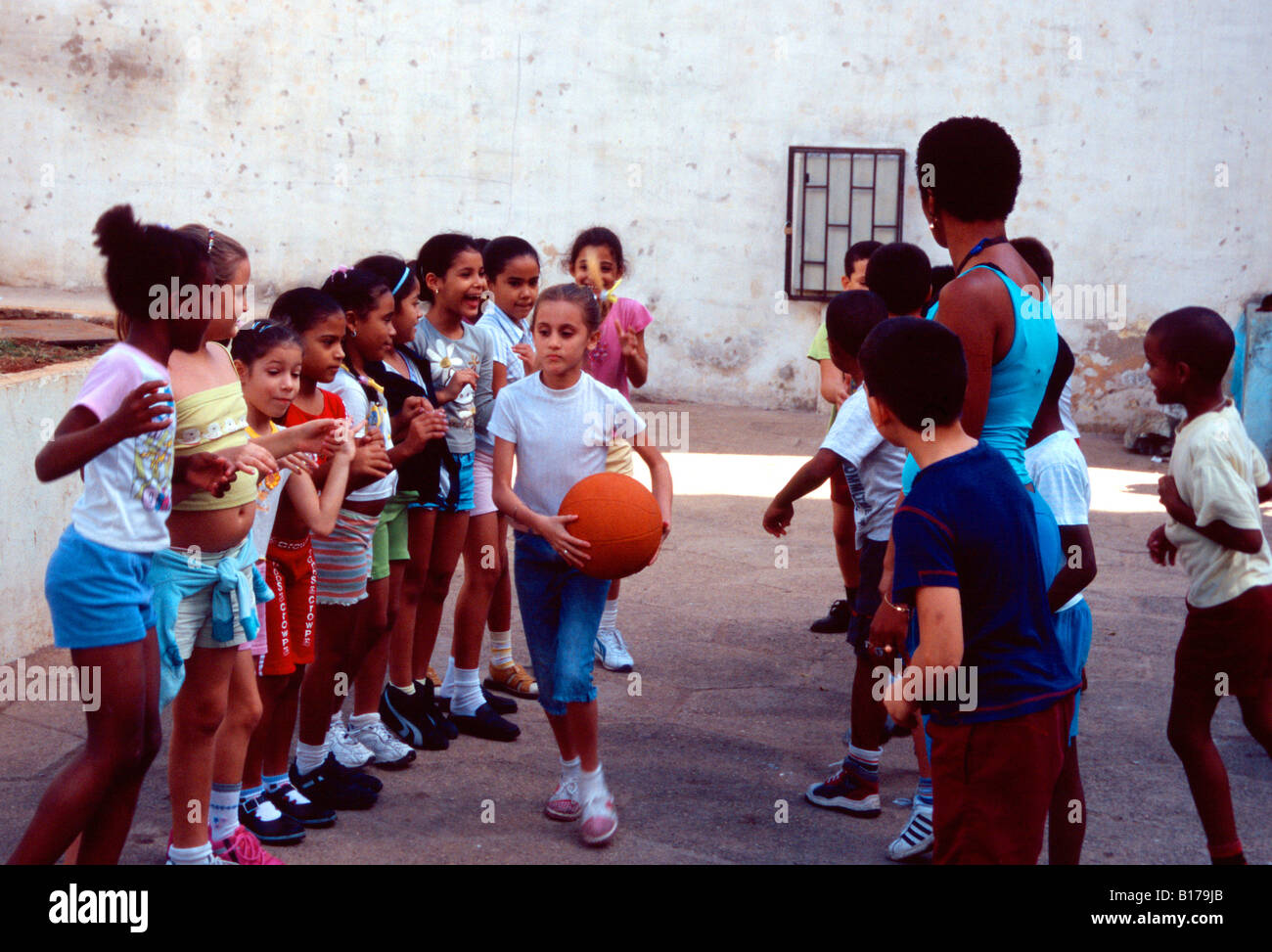Children playing Havana Cuba Stock Photo - Alamy
