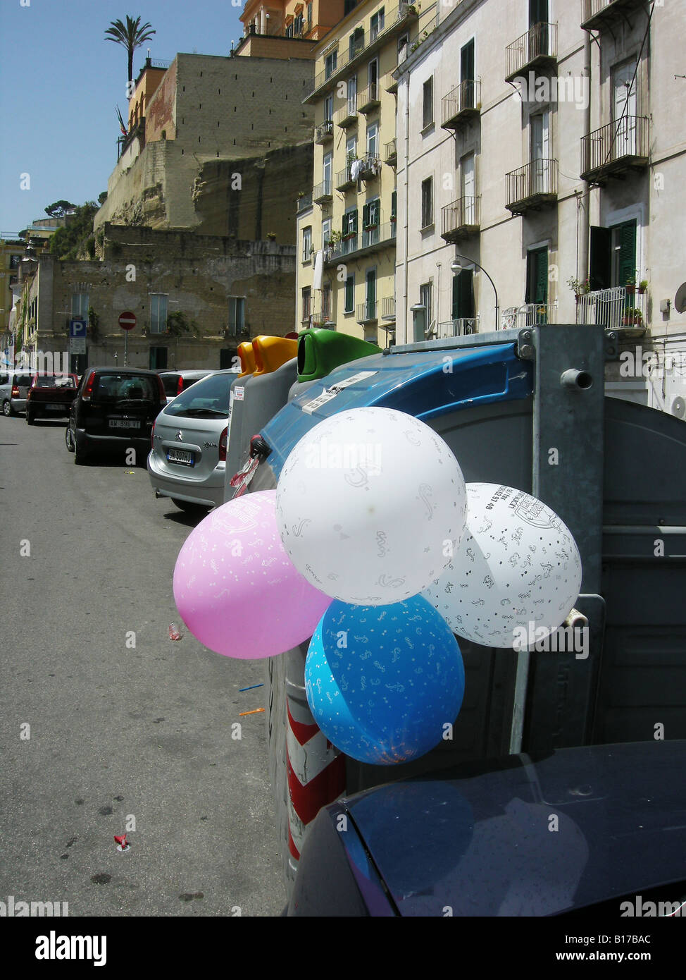 Napoli garbage hi-res stock photography and images - Alamy