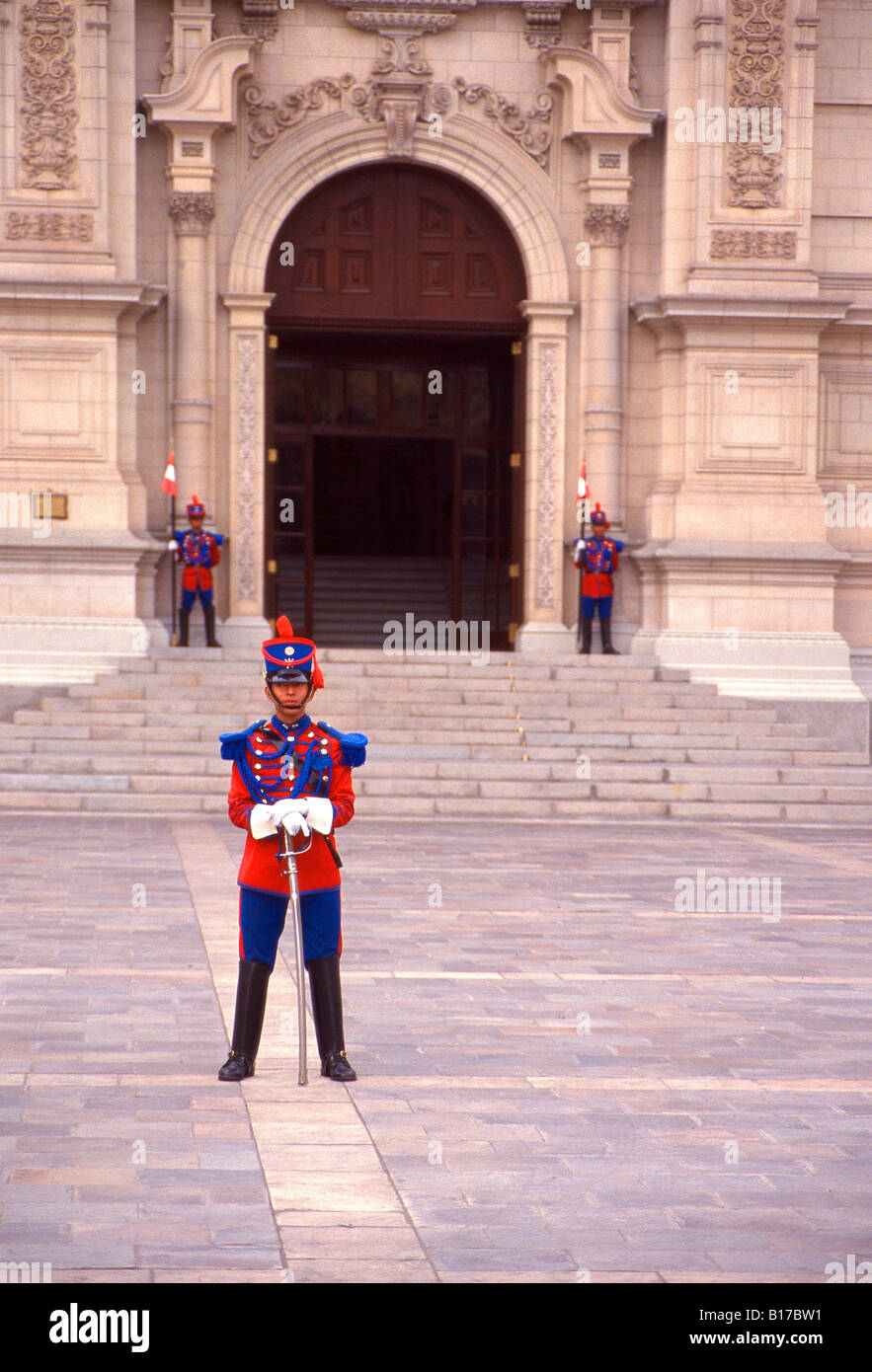 Lima presidential palace hi-res stock photography and images - Alamy
