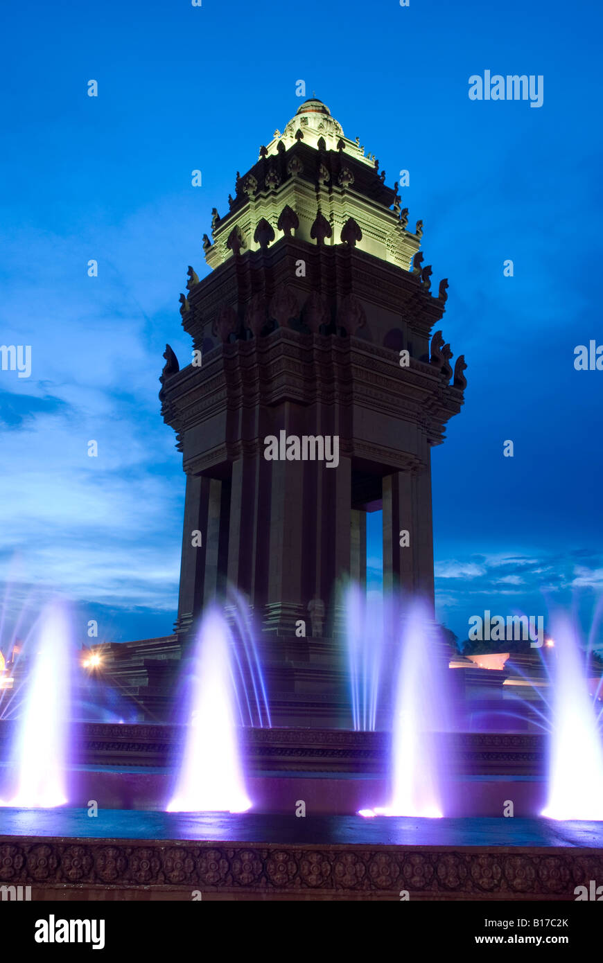 Cambodia Phnom Penh Independence Monument Stock Photo - Alamy