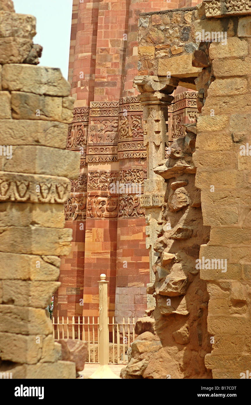 India sights qutub minar delhi hi-res stock photography and images - Alamy